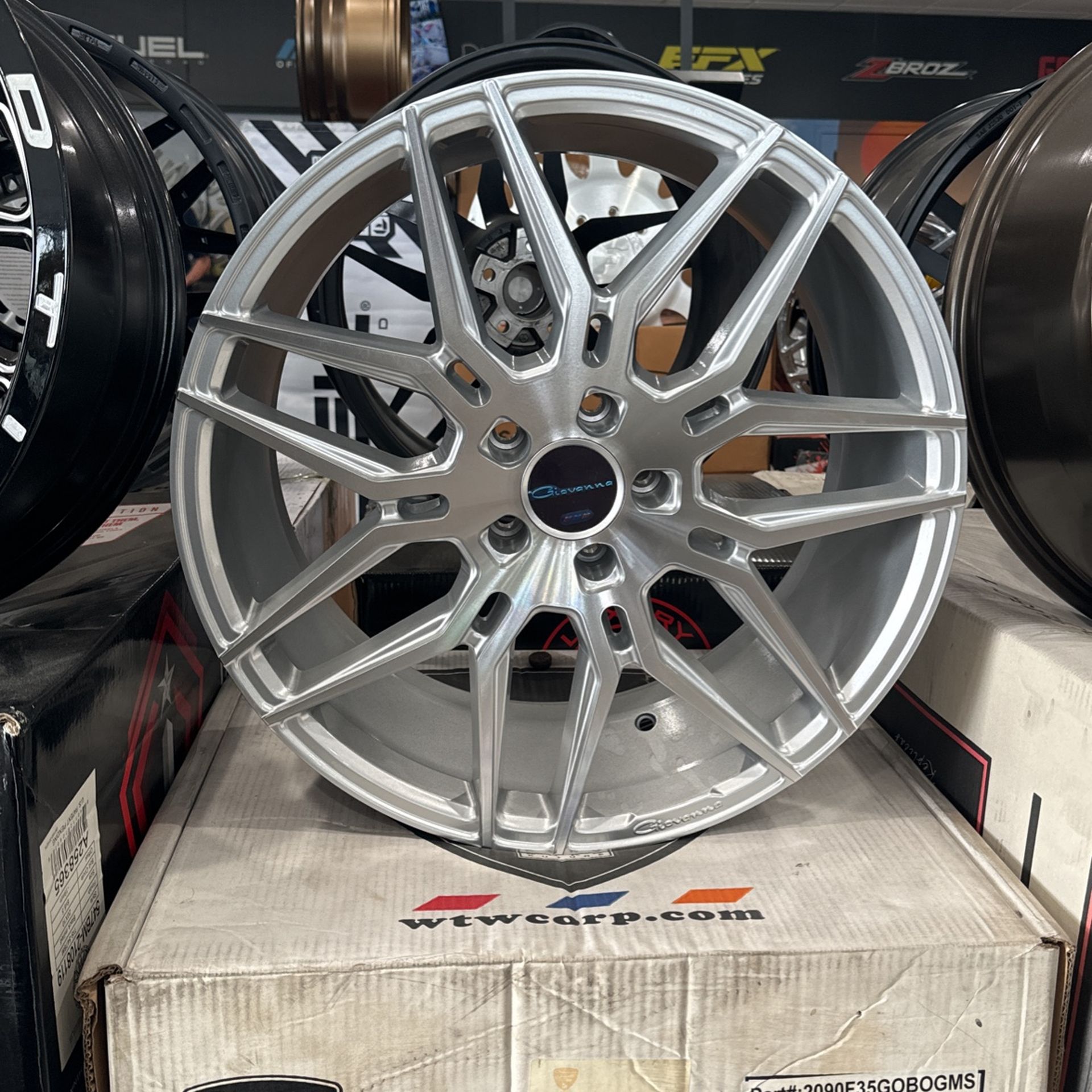 Silver Giovanna Wheels 20 Inch for Sale in Westminster, CA - OfferUp