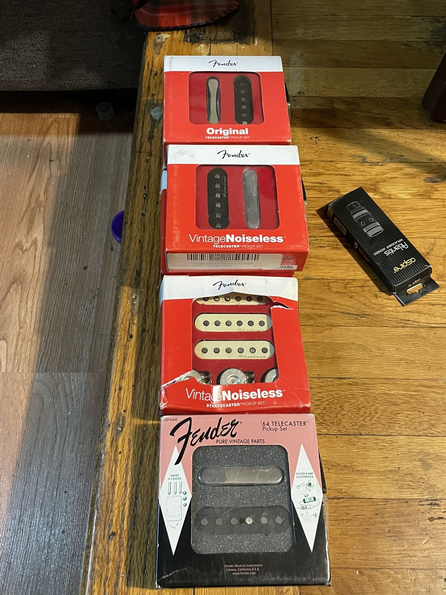 Fender Pick Up Sets , Telecaster Vintage Noiseless ‘100 Each for Sale ...