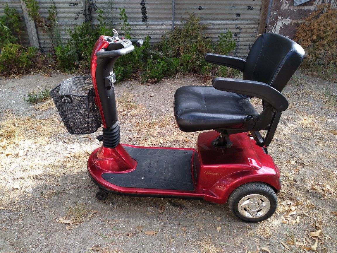 Golden Champion Mobility Scooter for Sale in Fontana, CA - OfferUp