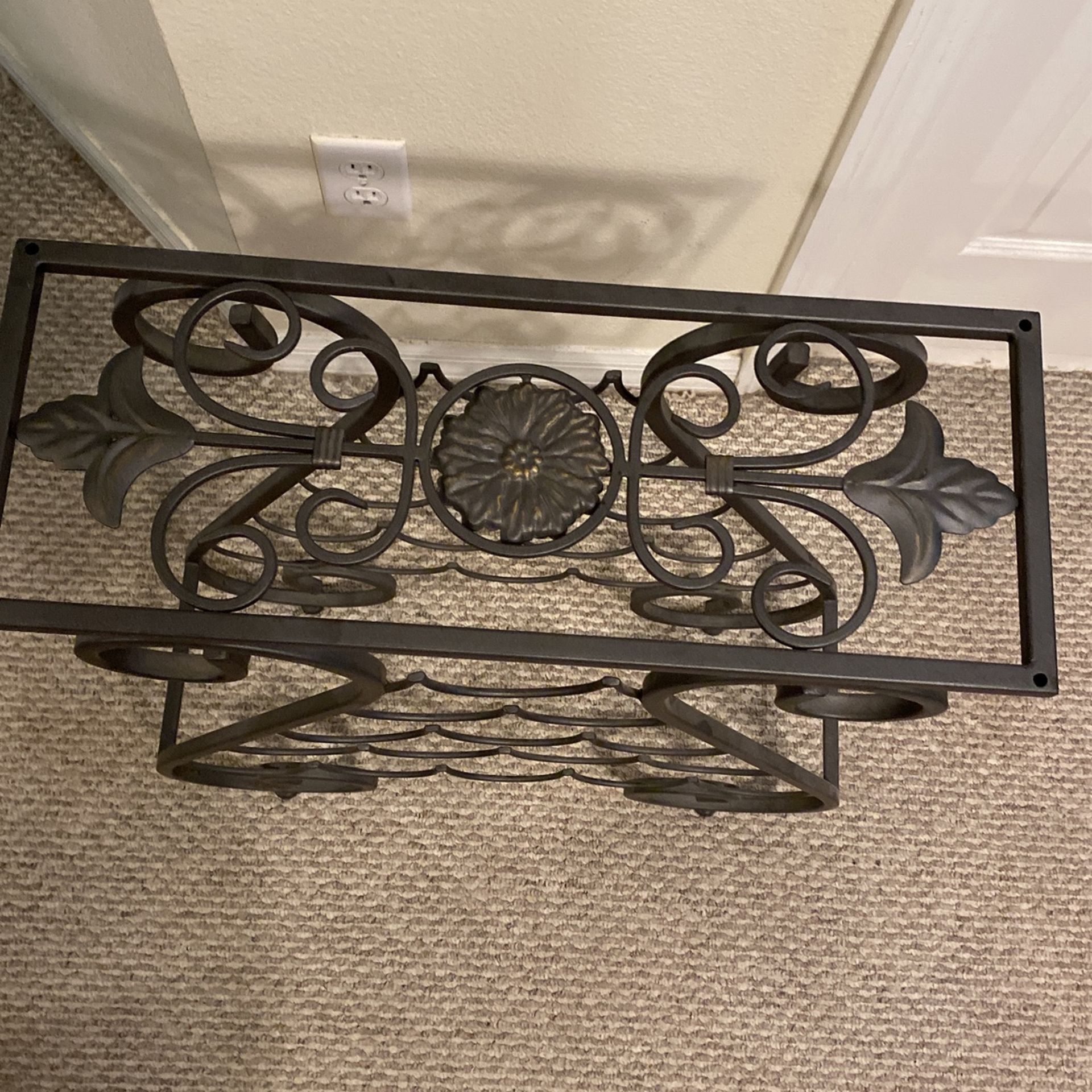 3 & 1/2 Foot Table for Sale in Orlando, FL - OfferUp