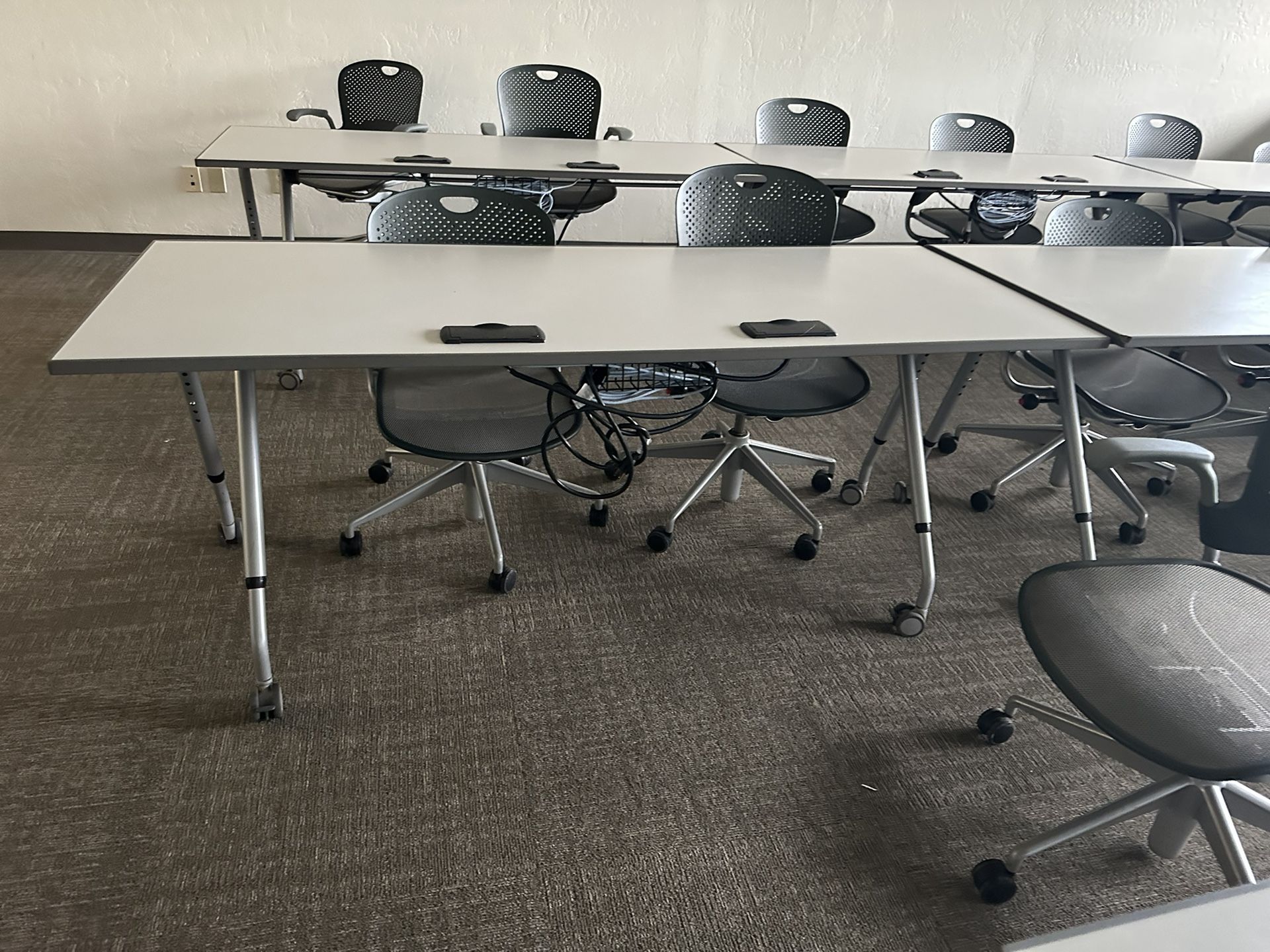 Herman Miller White Rolling Desks Versteel TMV2 Mobile Laminate Nesting ...