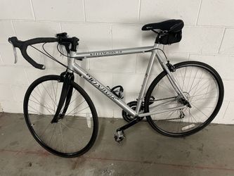 Windsor Wellington 3.0 Road Bike like new Barely used for Sale in Redondo Beach CA OfferUp