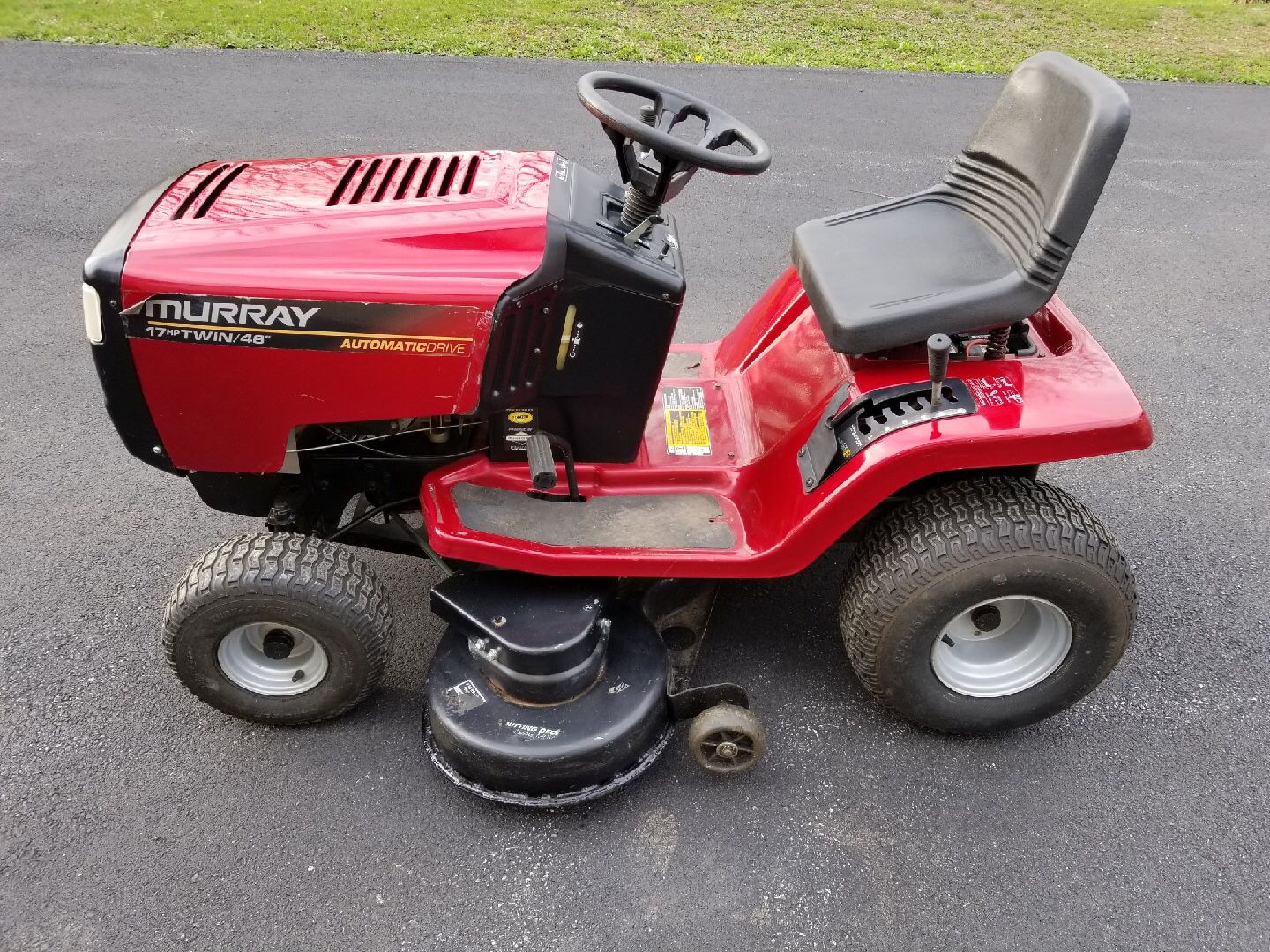 MURRAY RIDING LAWN MOWER for Sale in Schnecksville, PA - OfferUp