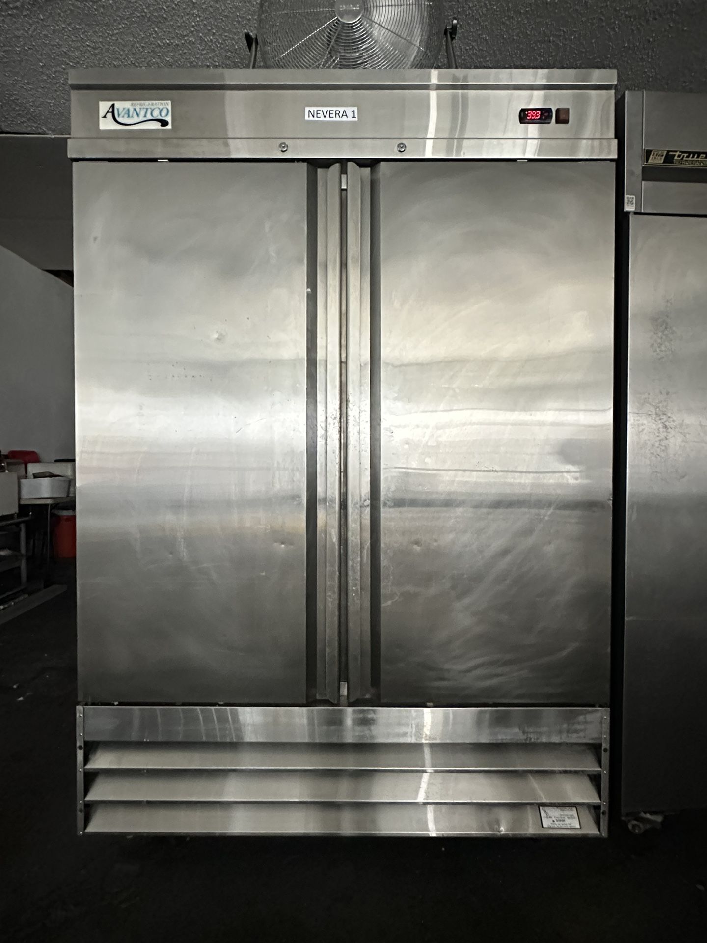 Nevera Avantco 2 Puertas - Cooler Avantco 2 Doors for Sale in Miami, FL ...