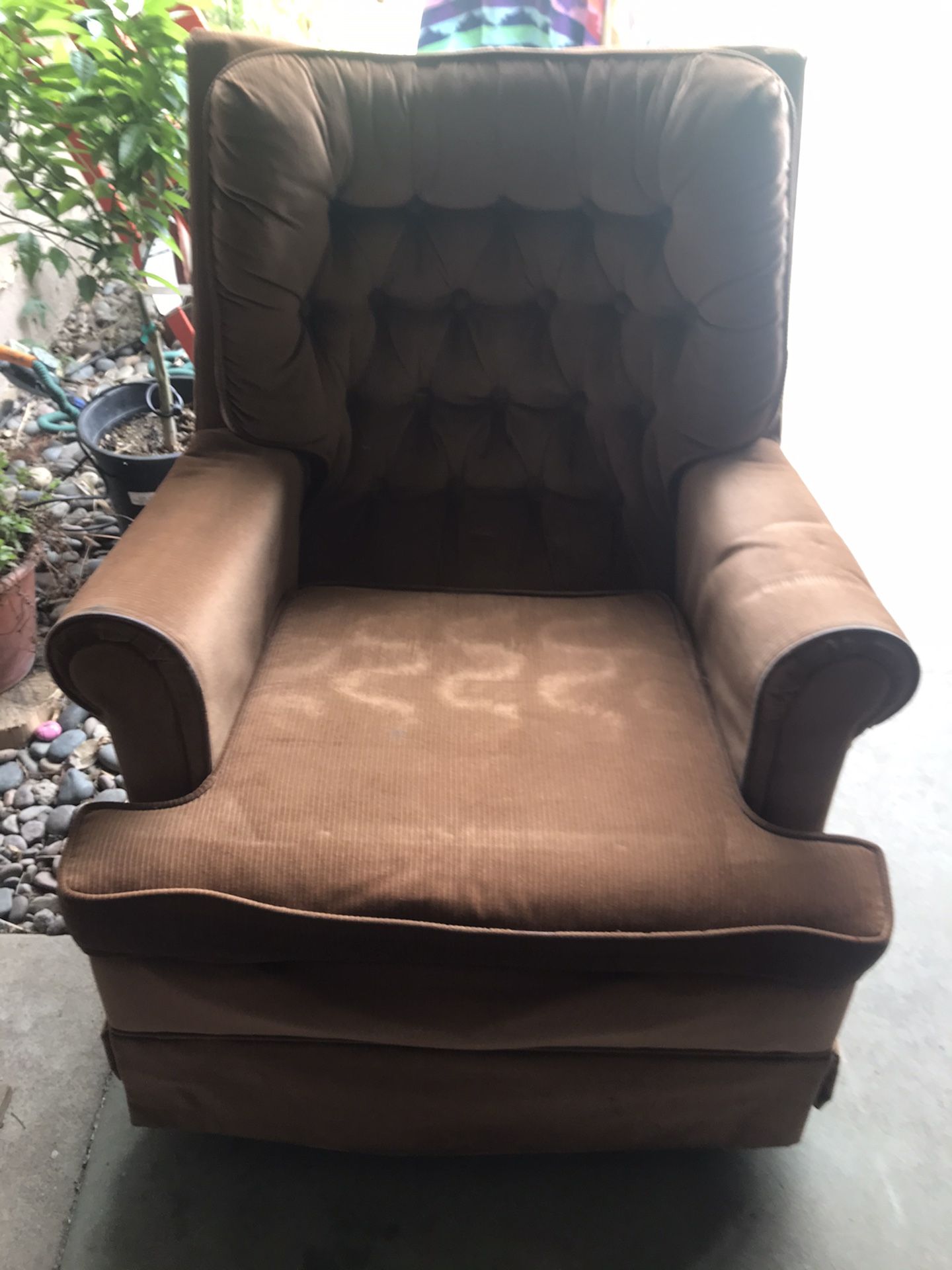 Rust-colored Swivel chair for Sale in Redlands, CA - OfferUp