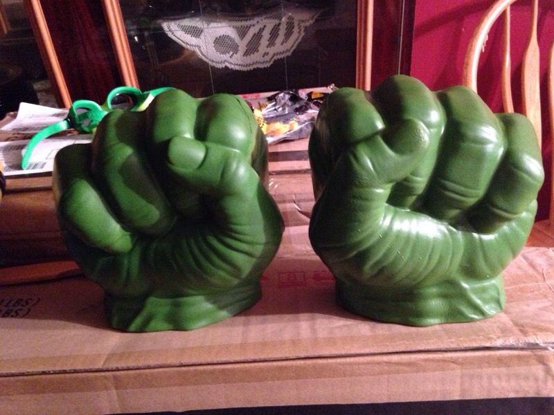 Incredible Hulk Hands