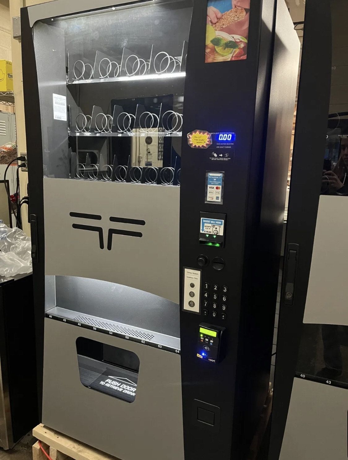 Vending. Machine (contactless Payment) for Sale in Benton, KY - OfferUp