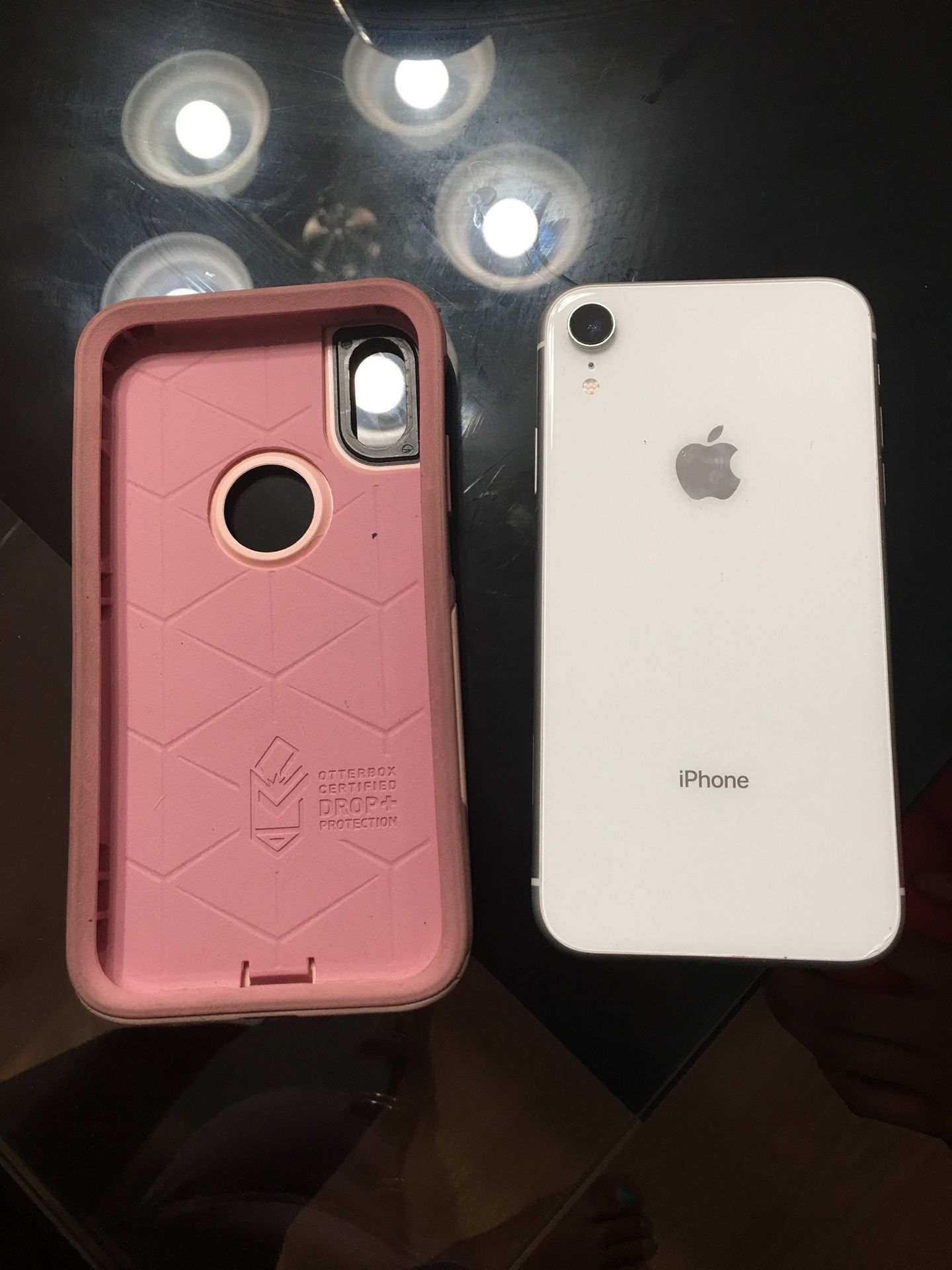 iPhone XR (white) for Sale in Indianapolis, IN - OfferUp