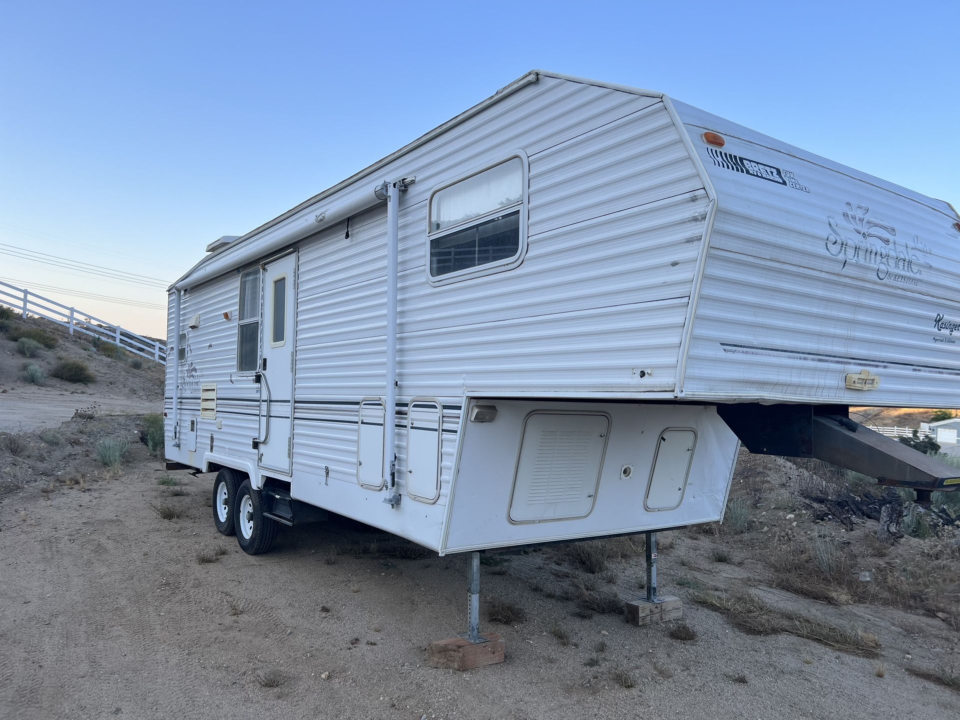 2000 Keystone Springdale Lite 275 RK for Sale in Hesperia, CA - OfferUp