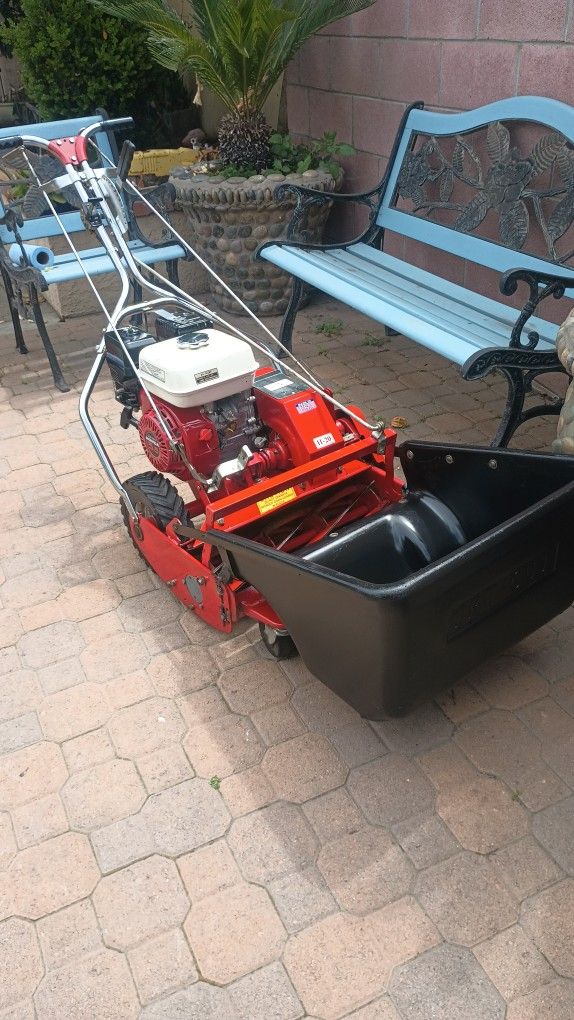 Tru Cut Reel Mower for Sale in Long Beach, CA - OfferUp