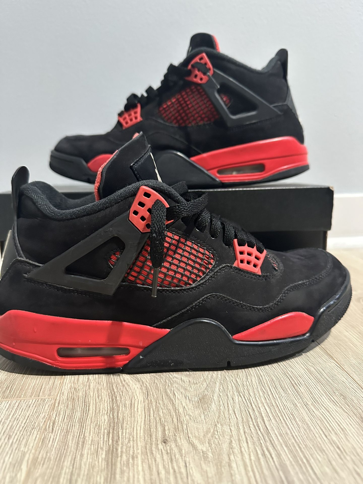 Jordan 4 Red Thunders Size 9.5M for Sale in Bothell, WA - OfferUp