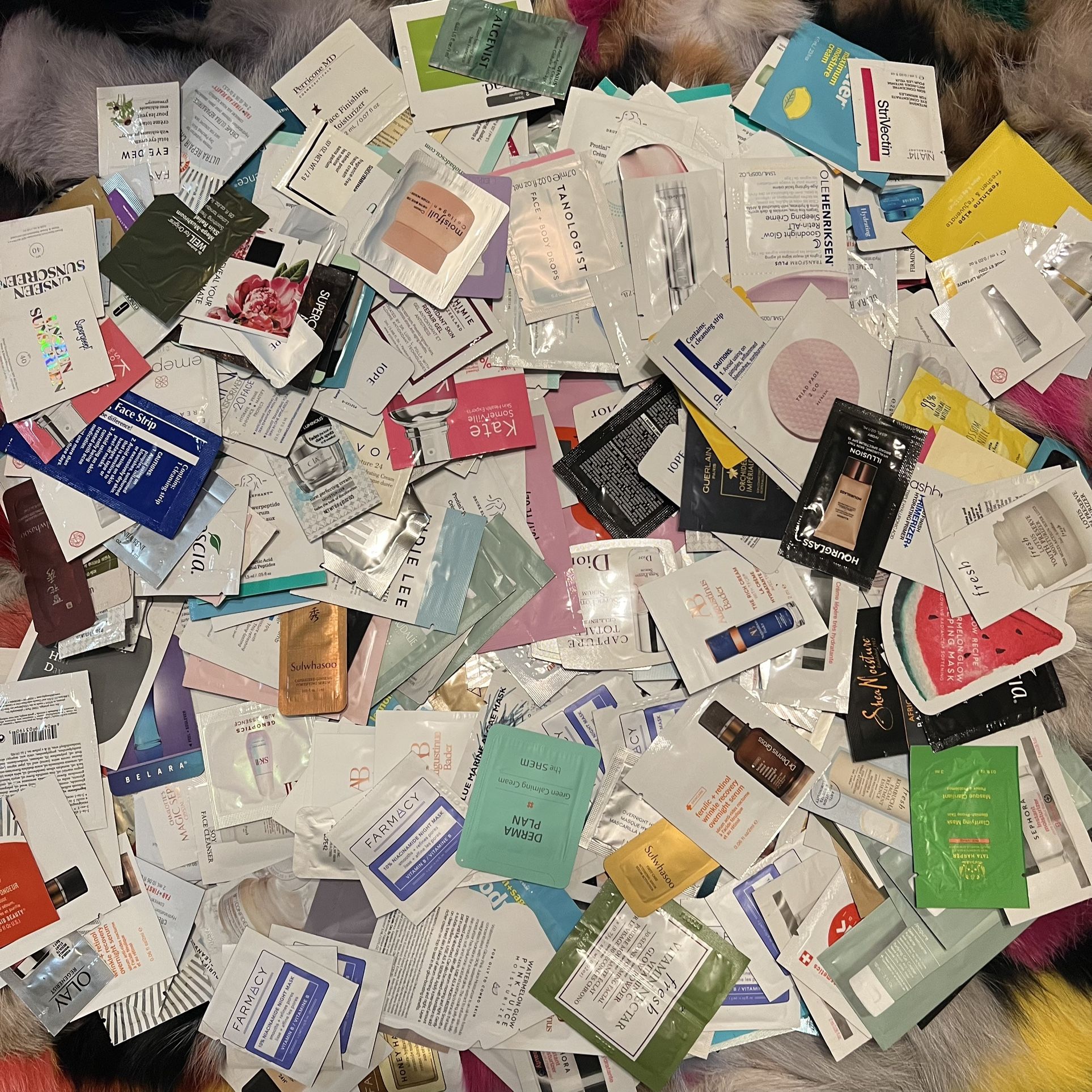 100 Random Beauty Samples Bundle for Sale in Las Vegas, NV - OfferUp