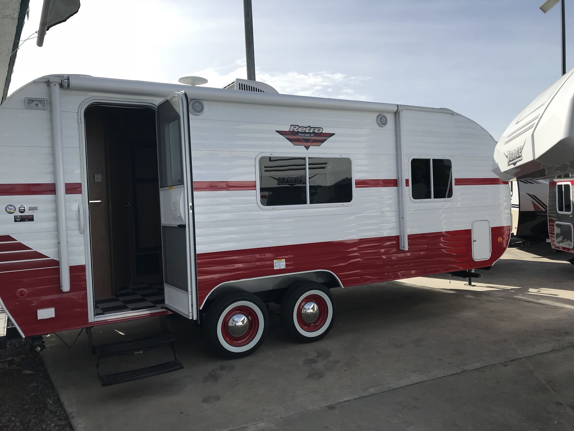 2018 Riverside Retro 23’ Travel Trailer for Sale in San Diego, CA - OfferUp