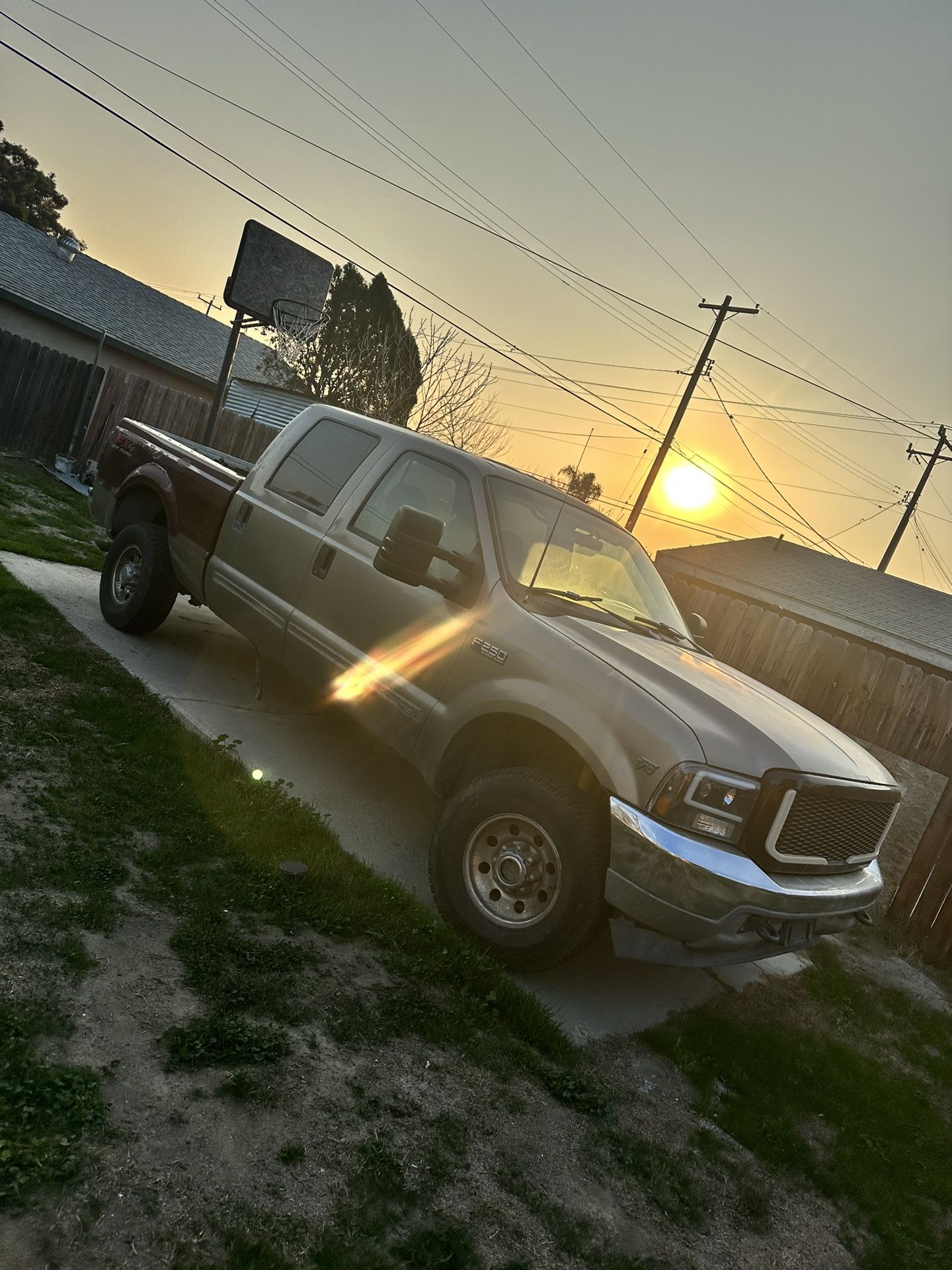 2001 Ford F250 v10 for Sale in Bakersfield, CA - OfferUp