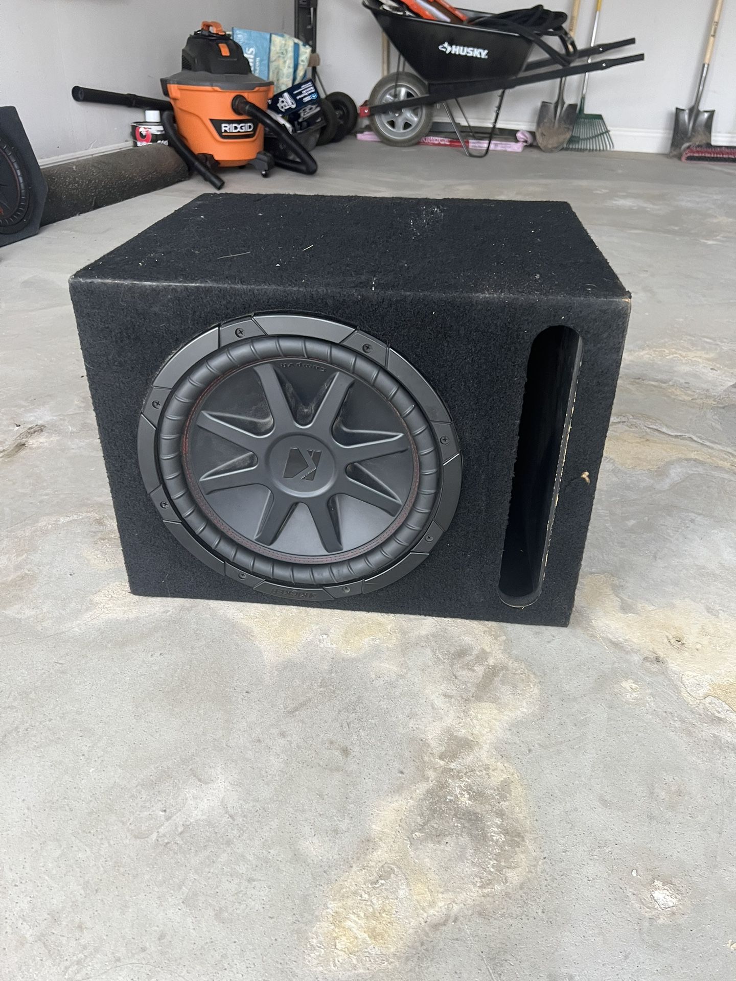 10 inch Kicker Sub for Sale in Bakersfield, CA - OfferUp