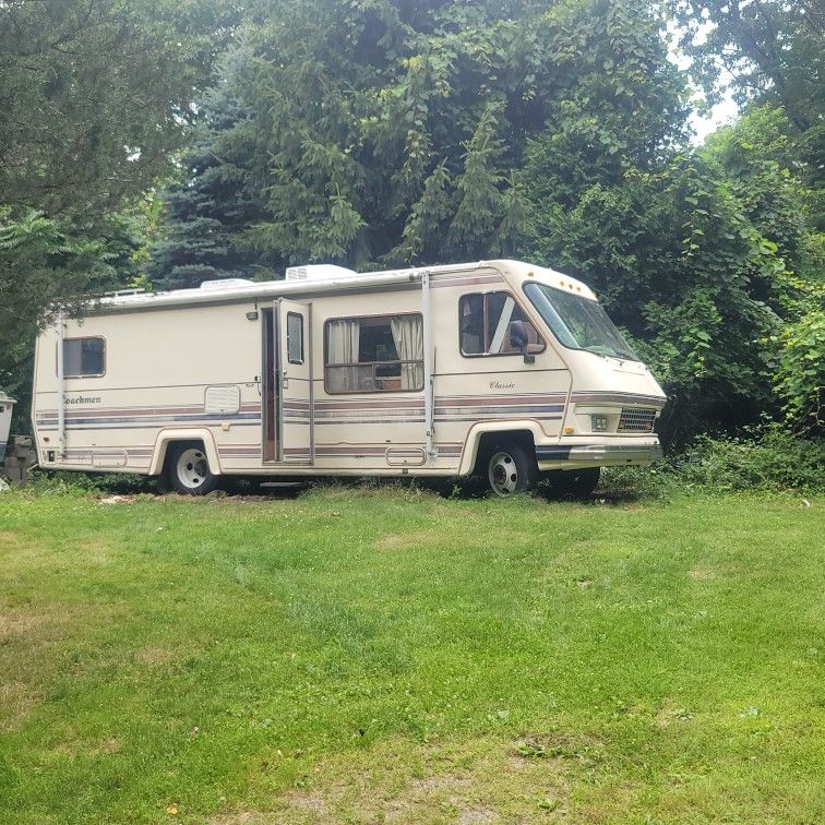 1987 Chevy Coachmen Classic P30 for Sale in Northport, NY - OfferUp