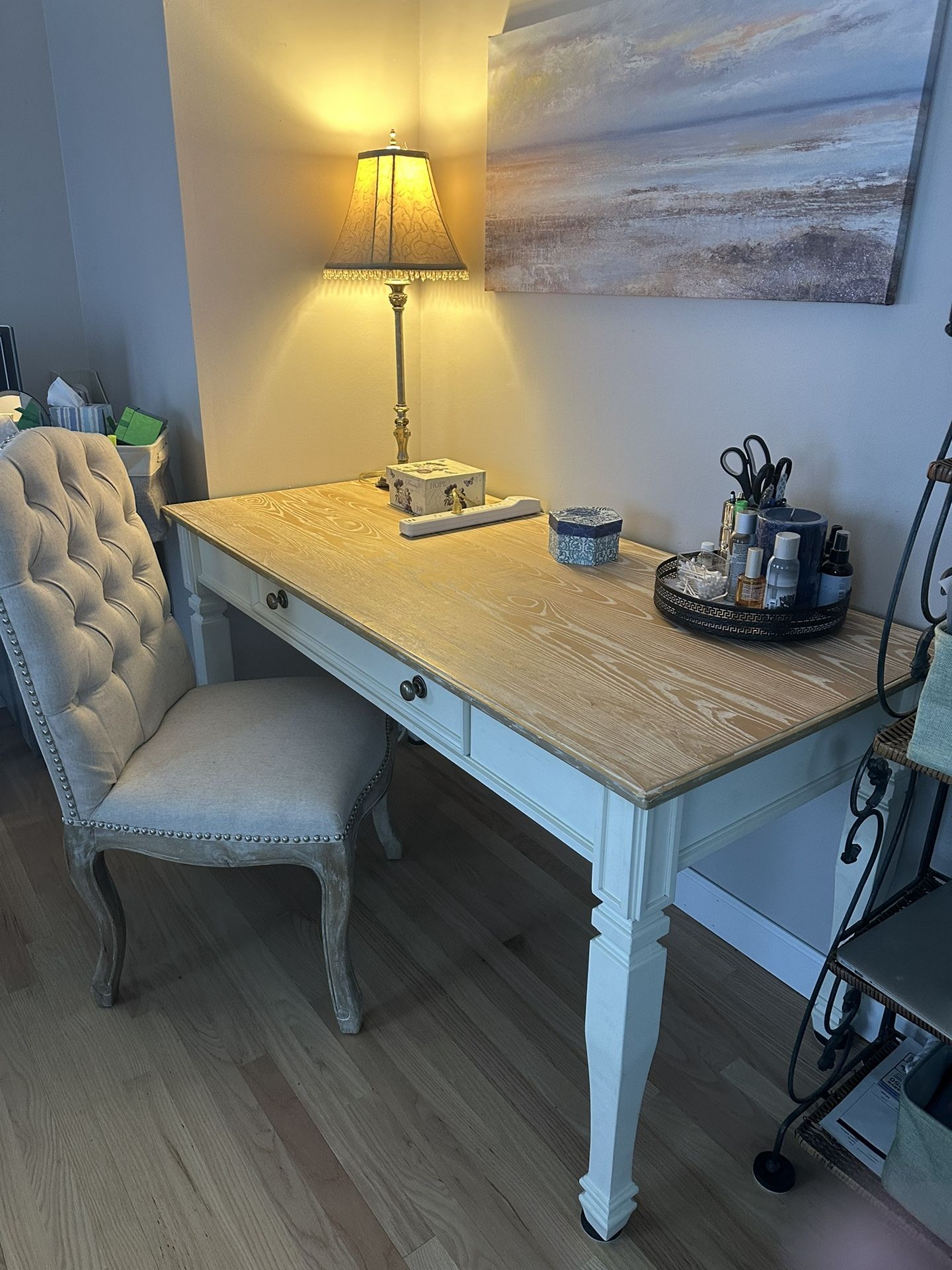 Beautiful Writing Desk for Sale in Dundee Township, IL - OfferUp