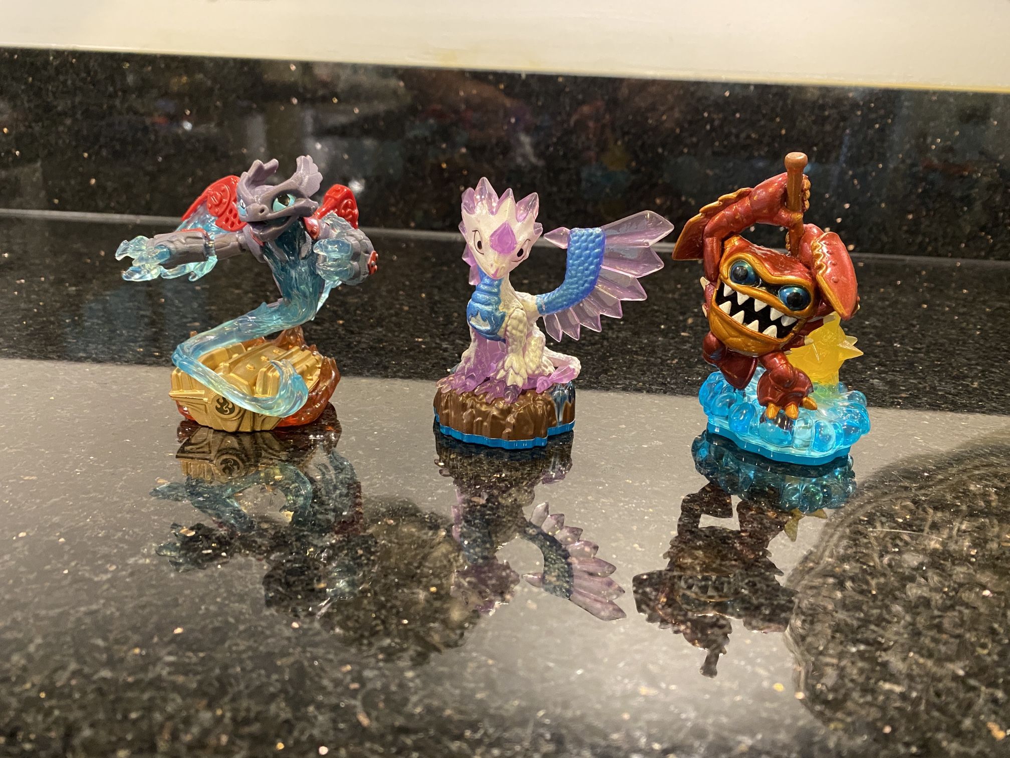 3 Skylanders Figures Dark Spitfire, Lightcore Flashwing & Wham-Shell ...