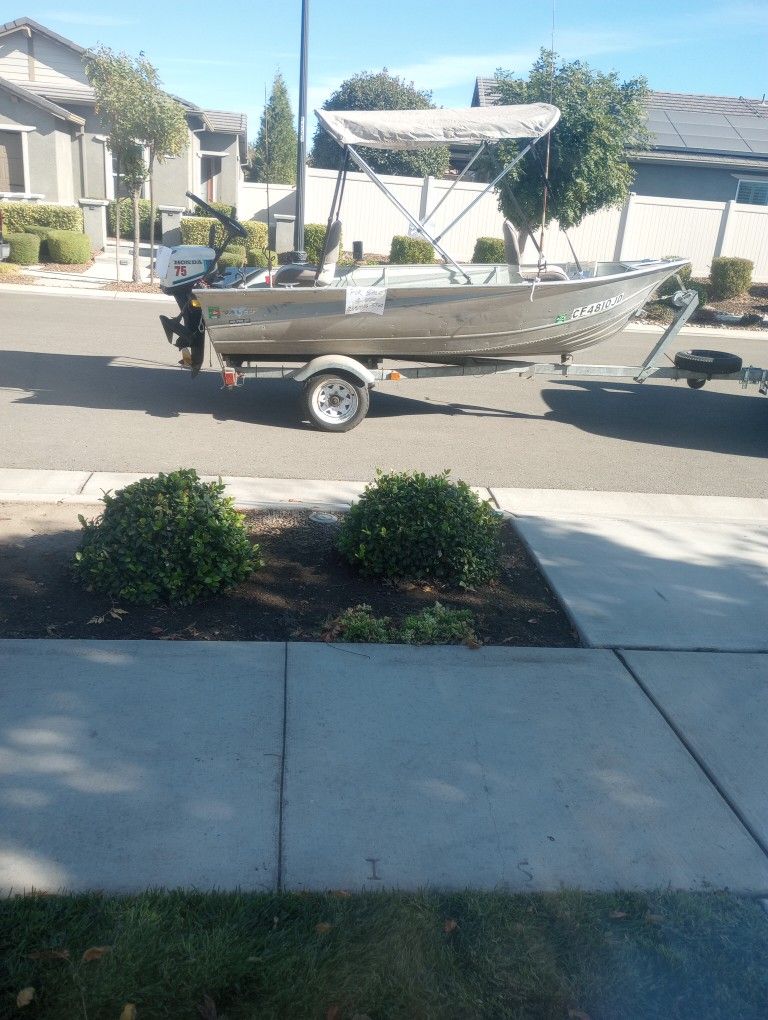 12 Ft Deep V Valco Aluminum Boat for Sale in Manteca, CA - OfferUp