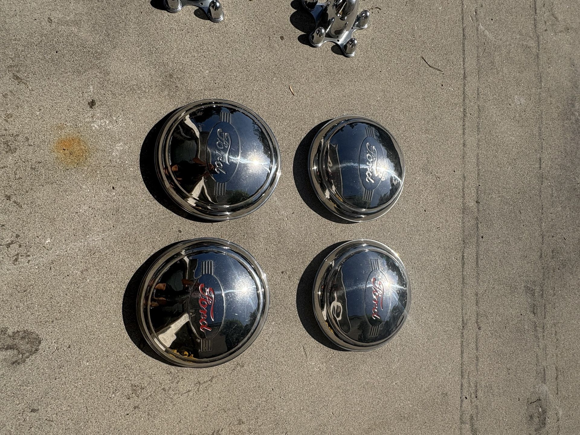 15” Steel Wheel Ford Covers And Bullet Style Spider Caps for Sale in ...