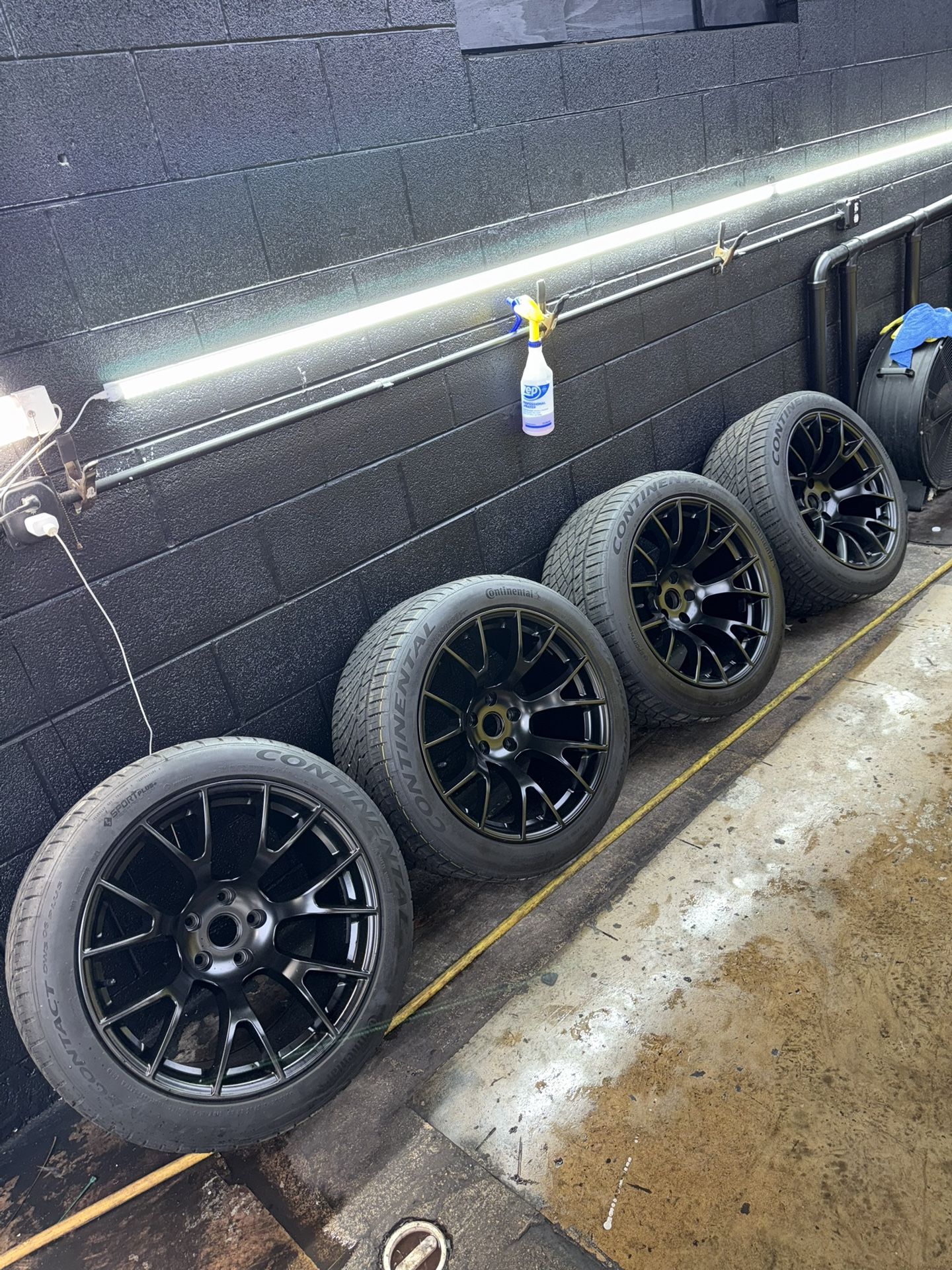 Trackhawk/ Durango Widebody Wheels for Sale in Chicago, IL - OfferUp