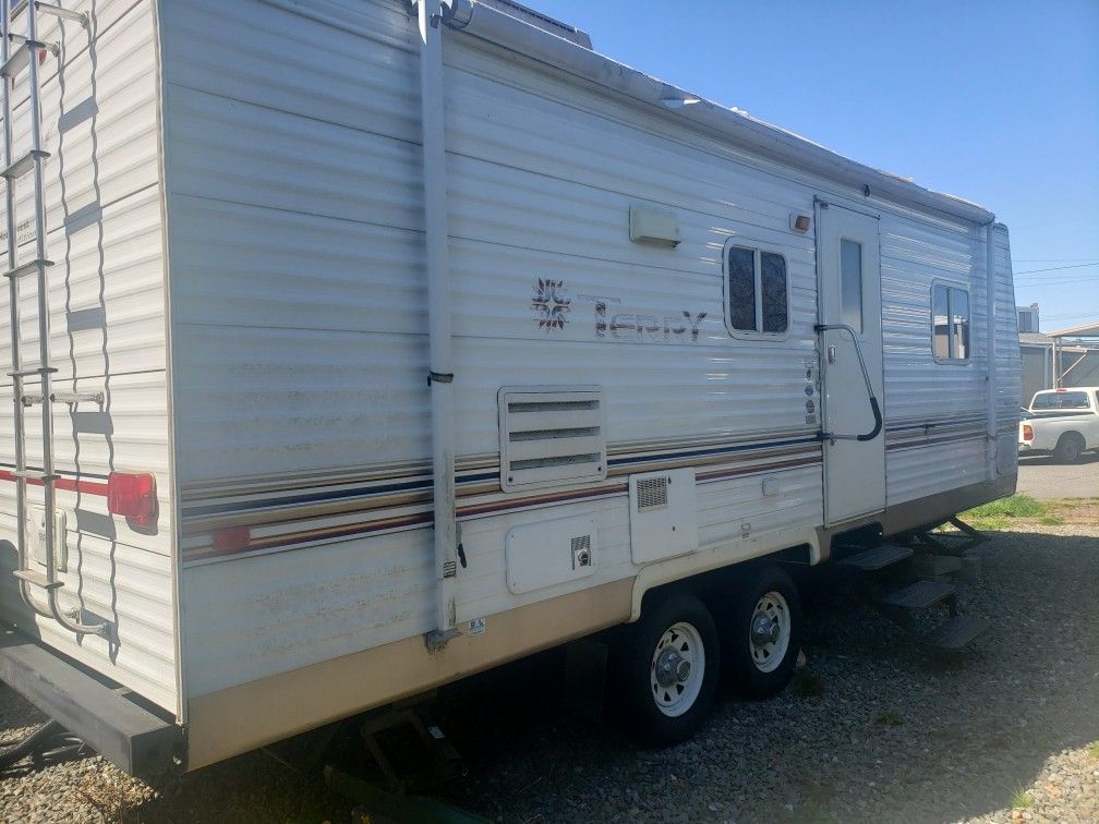 2003 Terry 26' trailer for Sale in Lynnwood, WA - OfferUp