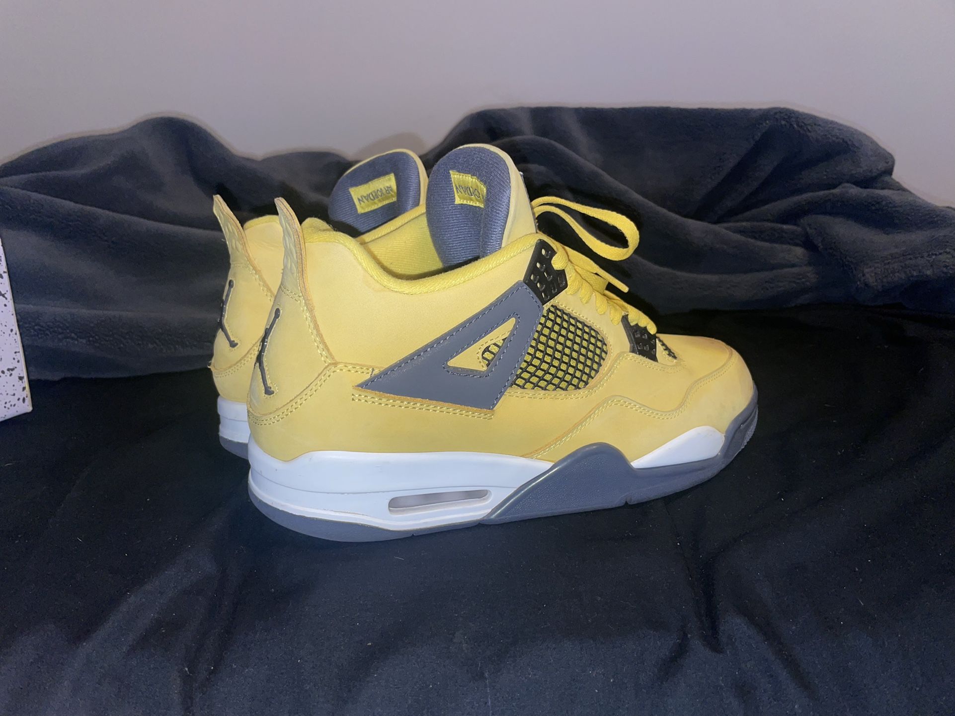 Jordan Lighting 4s for Sale in San Antonio, TX - OfferUp