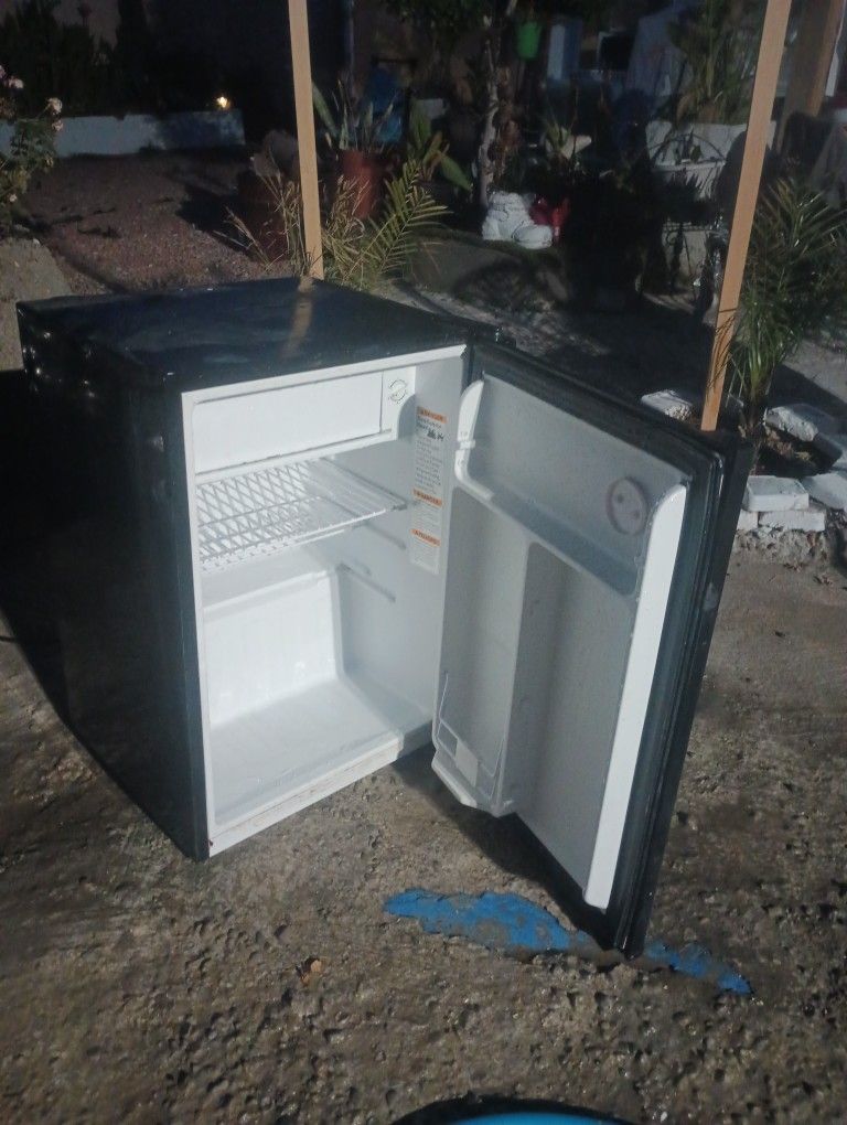 Fridge for Sale in Phoenix, AZ - OfferUp