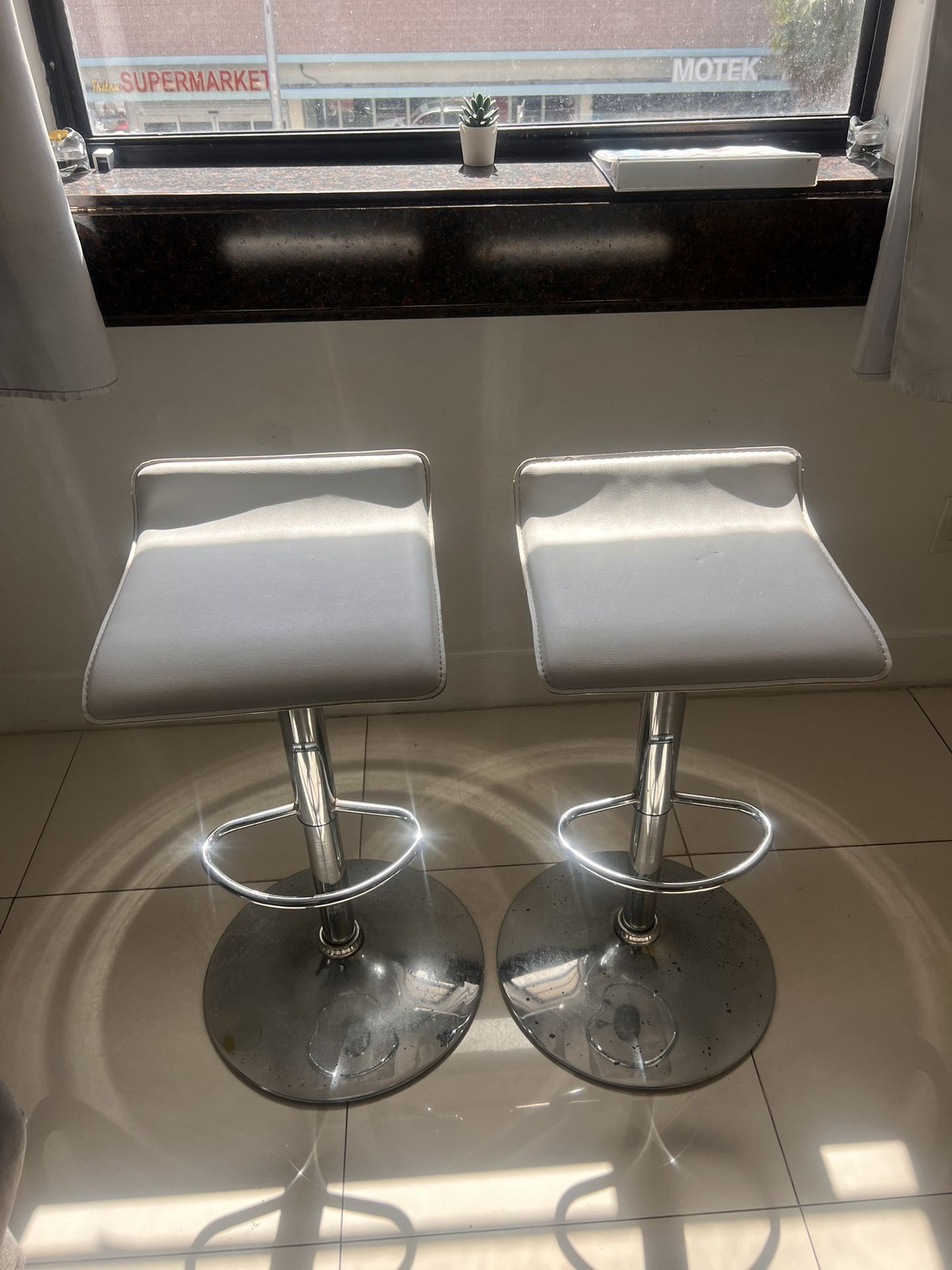 Free Stools for Sale in Miami Beach, FL - OfferUp