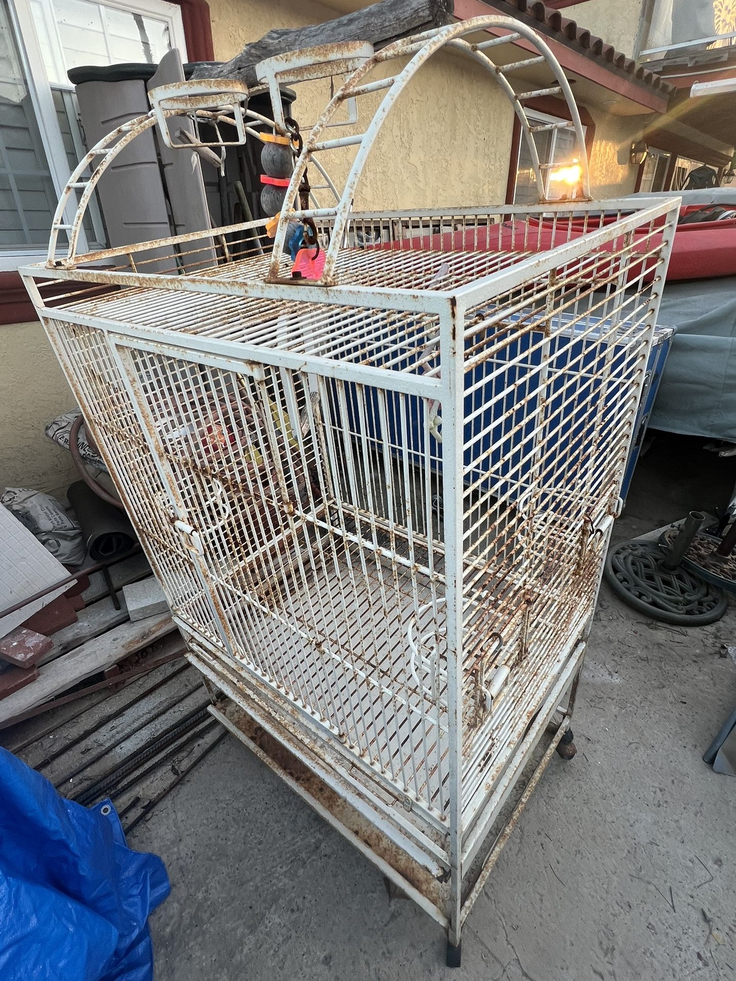 LARGE BIRD CAGE FREE for Sale in San Diego, CA - OfferUp
