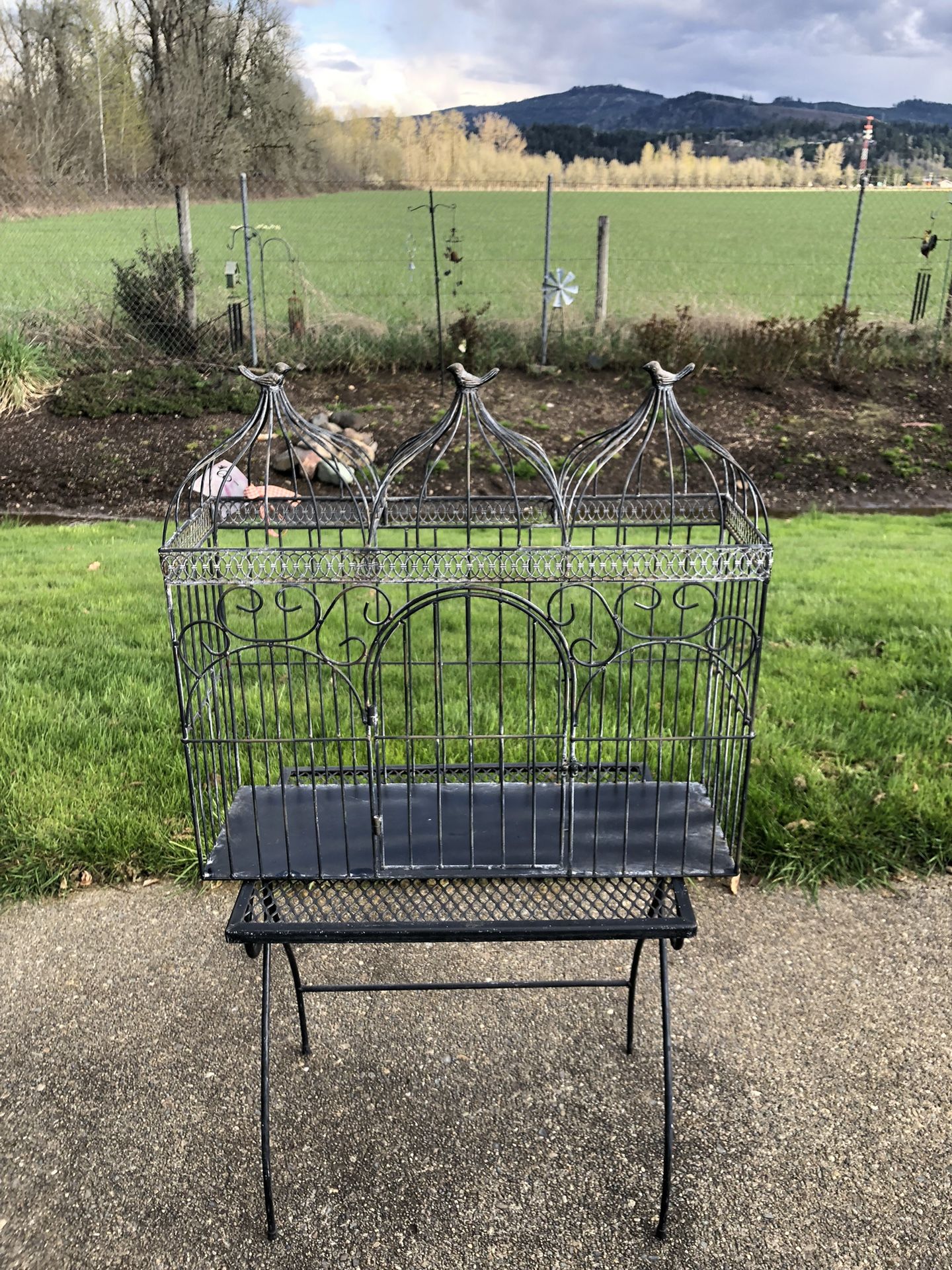 Huge Bird Cage Decor for Sale in Orting, WA - OfferUp