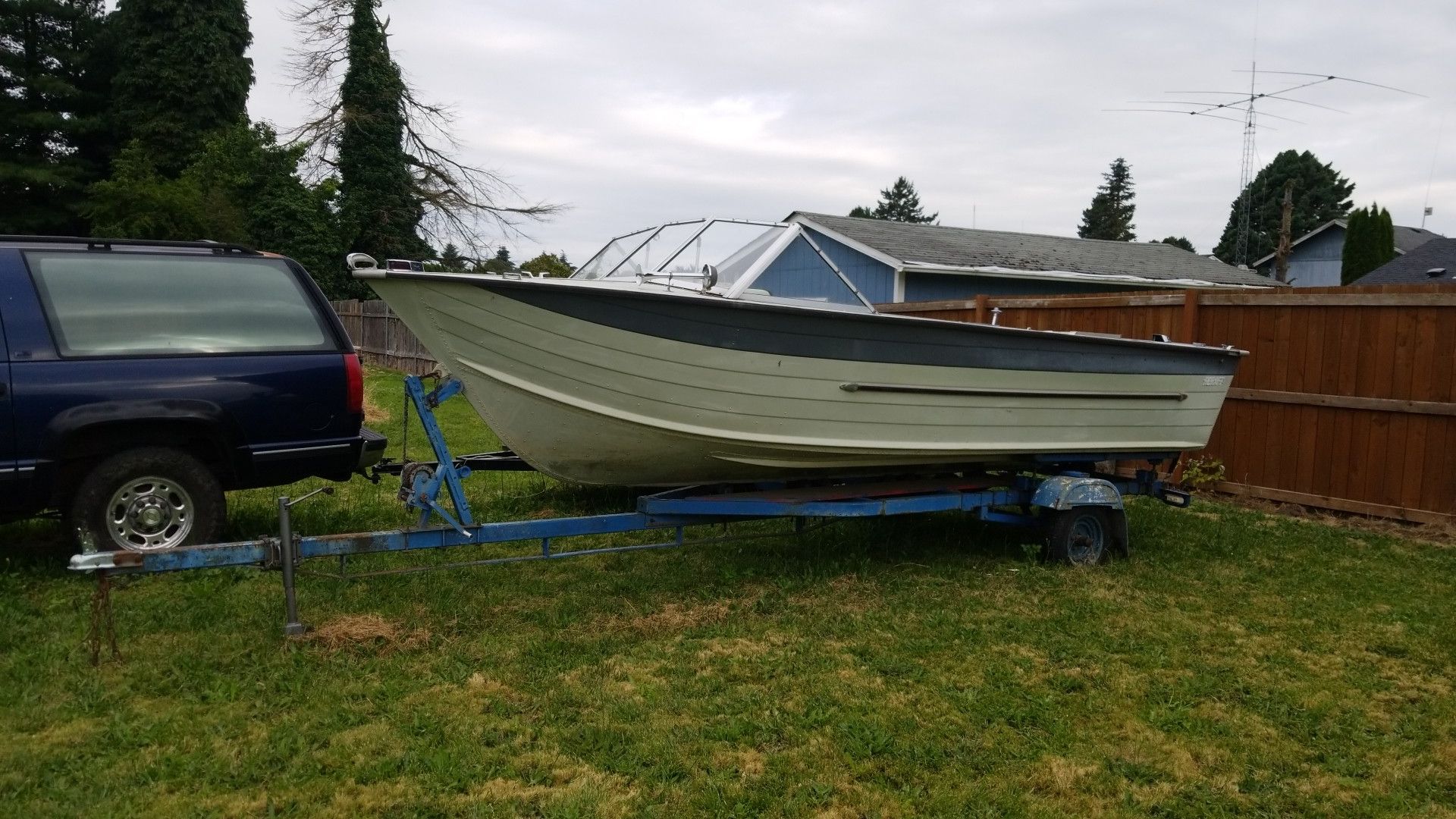 18 FOOT STARCRAFT ALUMINUM BOAT MERCRUISER 120 for Sale in Woodland, WA ...