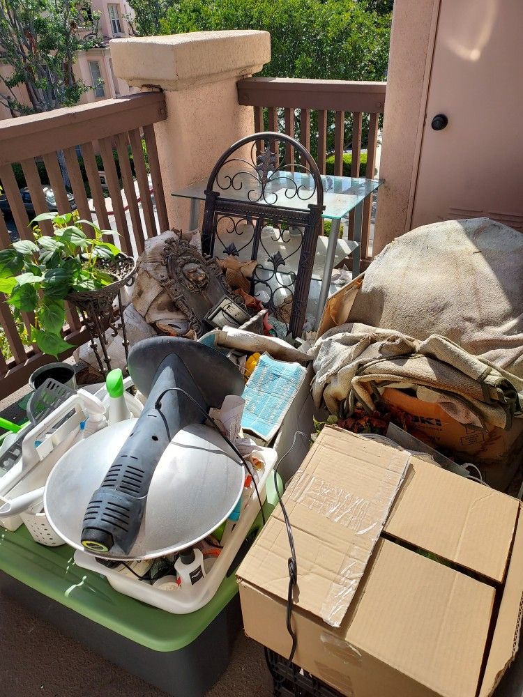 FREE HOUSEHOLD STUFF!!! for Sale in Irvine, CA - OfferUp