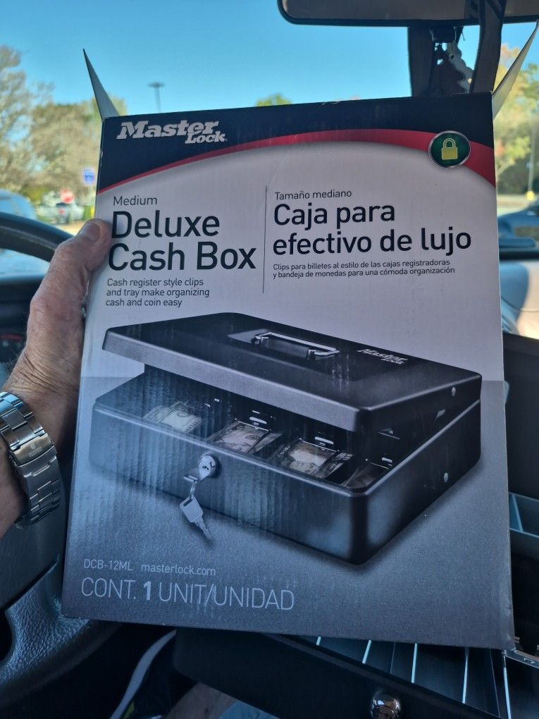 Master Lock Medium Deluxe Cash Box for Sale in Charlotte, NC - OfferUp