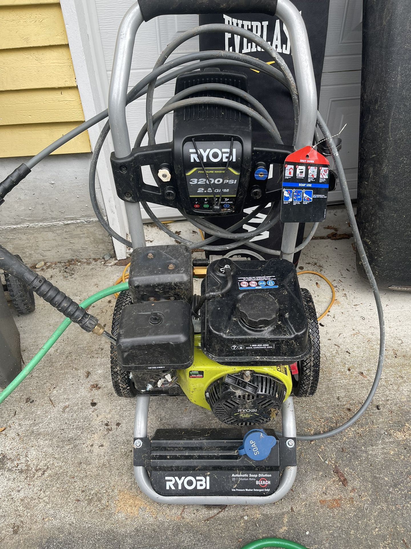 Ryobi Power Sprayer for Sale in Lake Stevens, WA - OfferUp