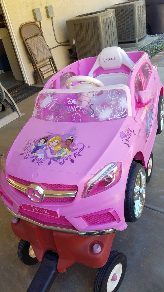 Disney Princess Power Wheels Kids Ride On Car for Sale in Riverside, CA ...