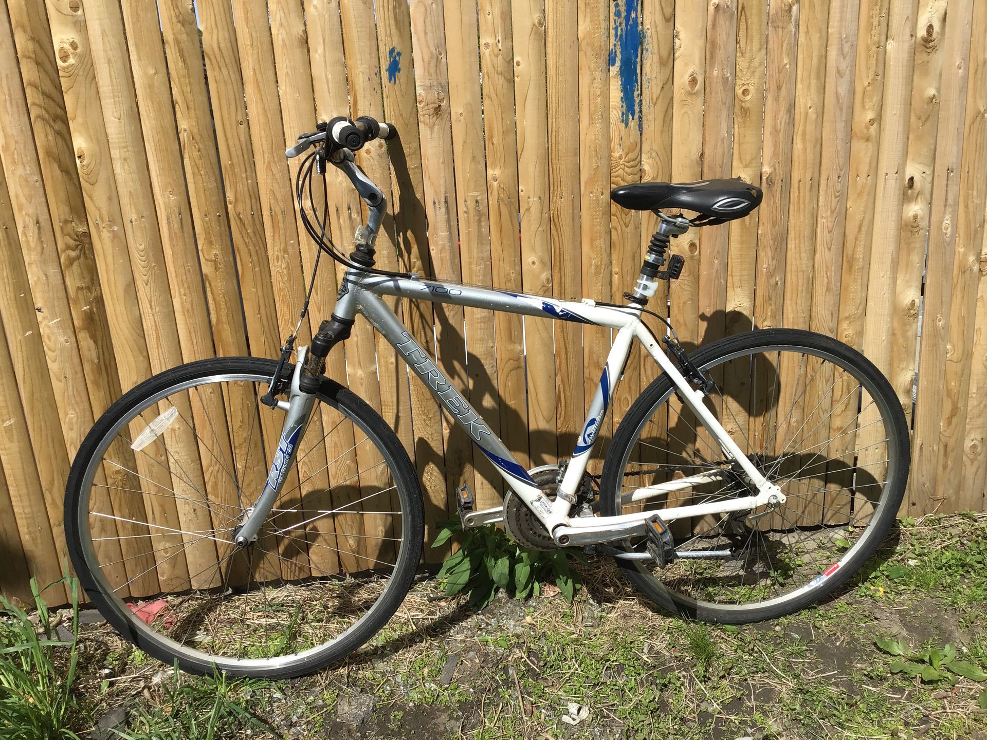 28 inch Trek 7100 Multitrack hybrid mountain Bike (custom Aluminum) for Sale in Providence, RI ...