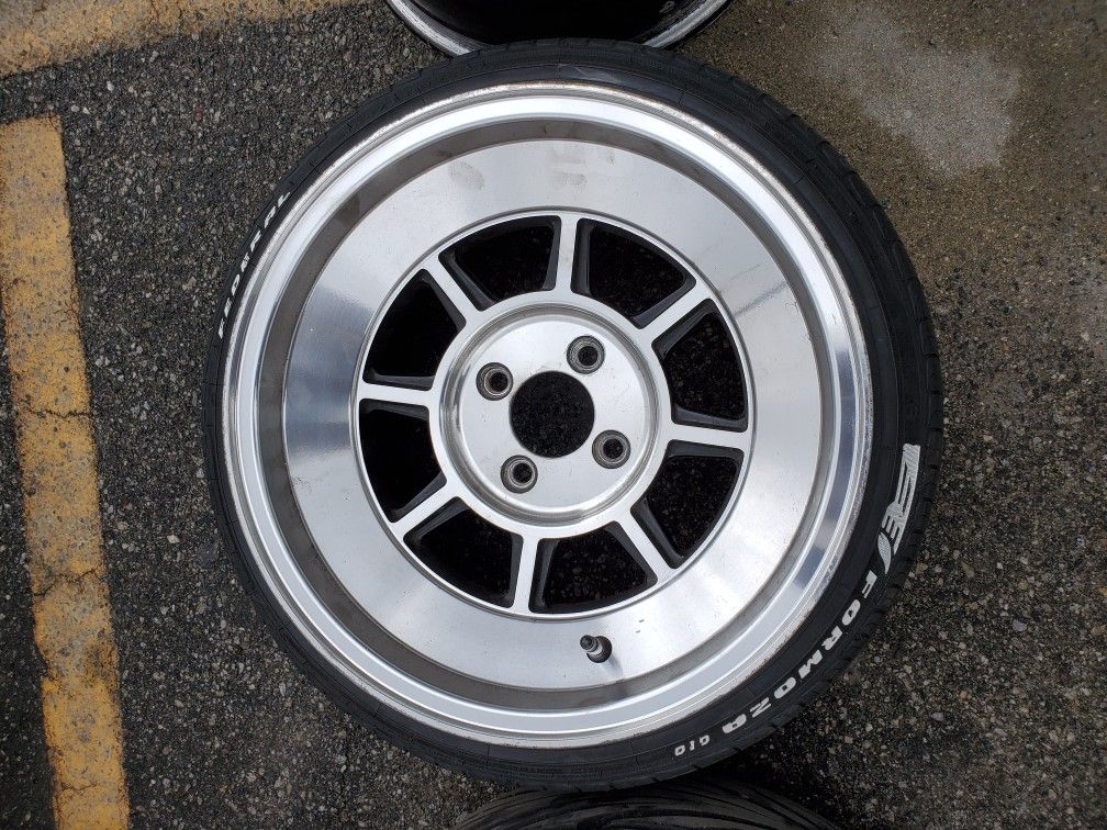 Vendo rota wheels. Shakotan 3 rines 15x9 y 2 rines 15x8 for Sale in ...