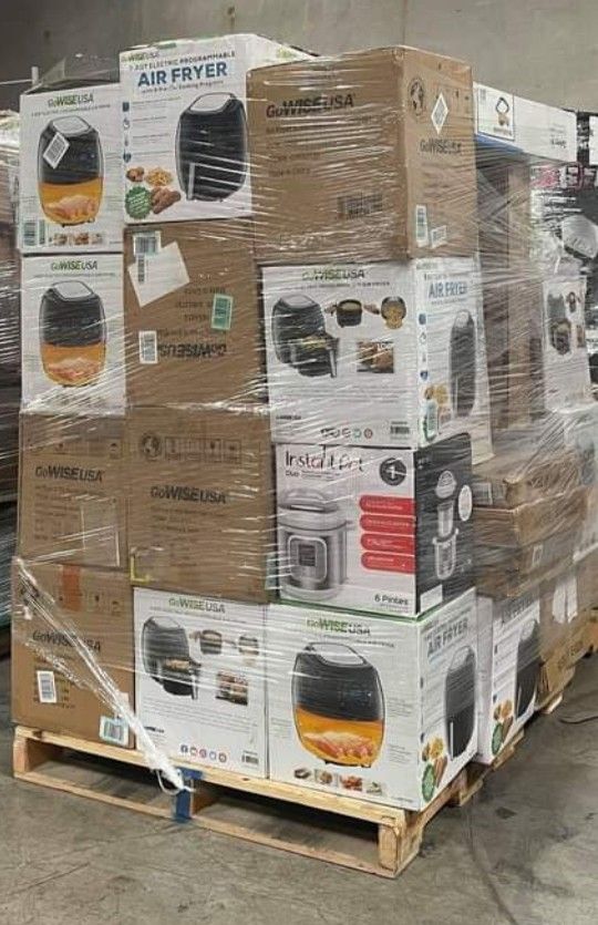 WALMART PALLETS, 6ft AND MEDIUM FOR $450 Only for Sale in San Diego ...