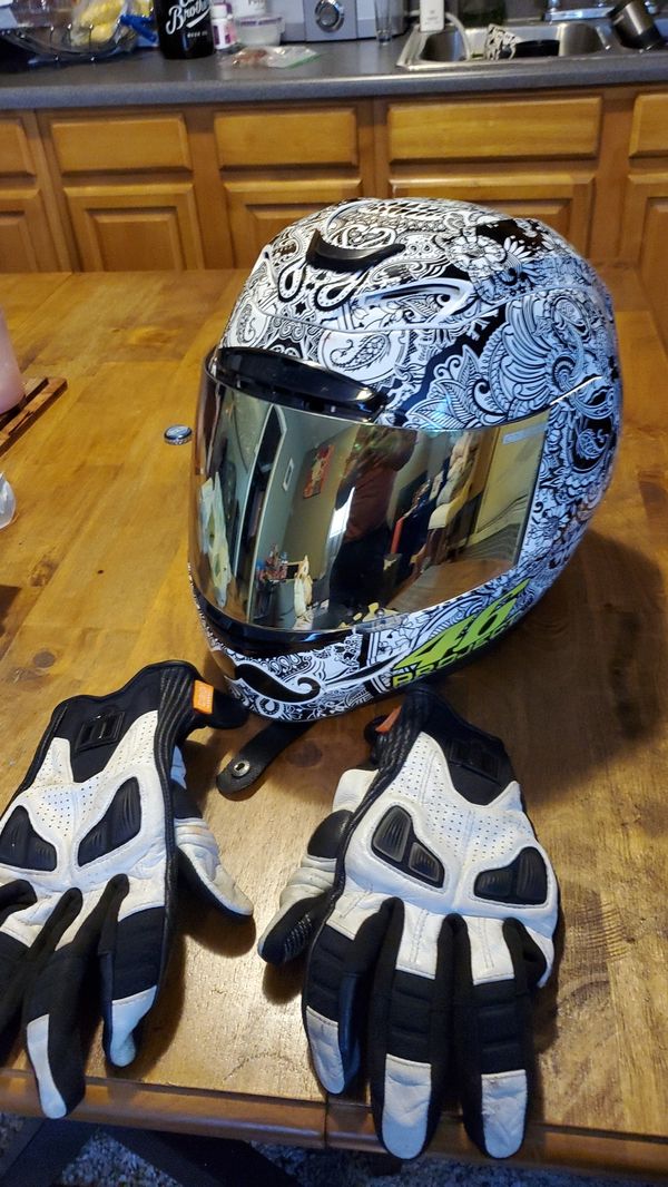 Icon motorcycle helmet mediumsize for Sale in Richmond, CA - OfferUp