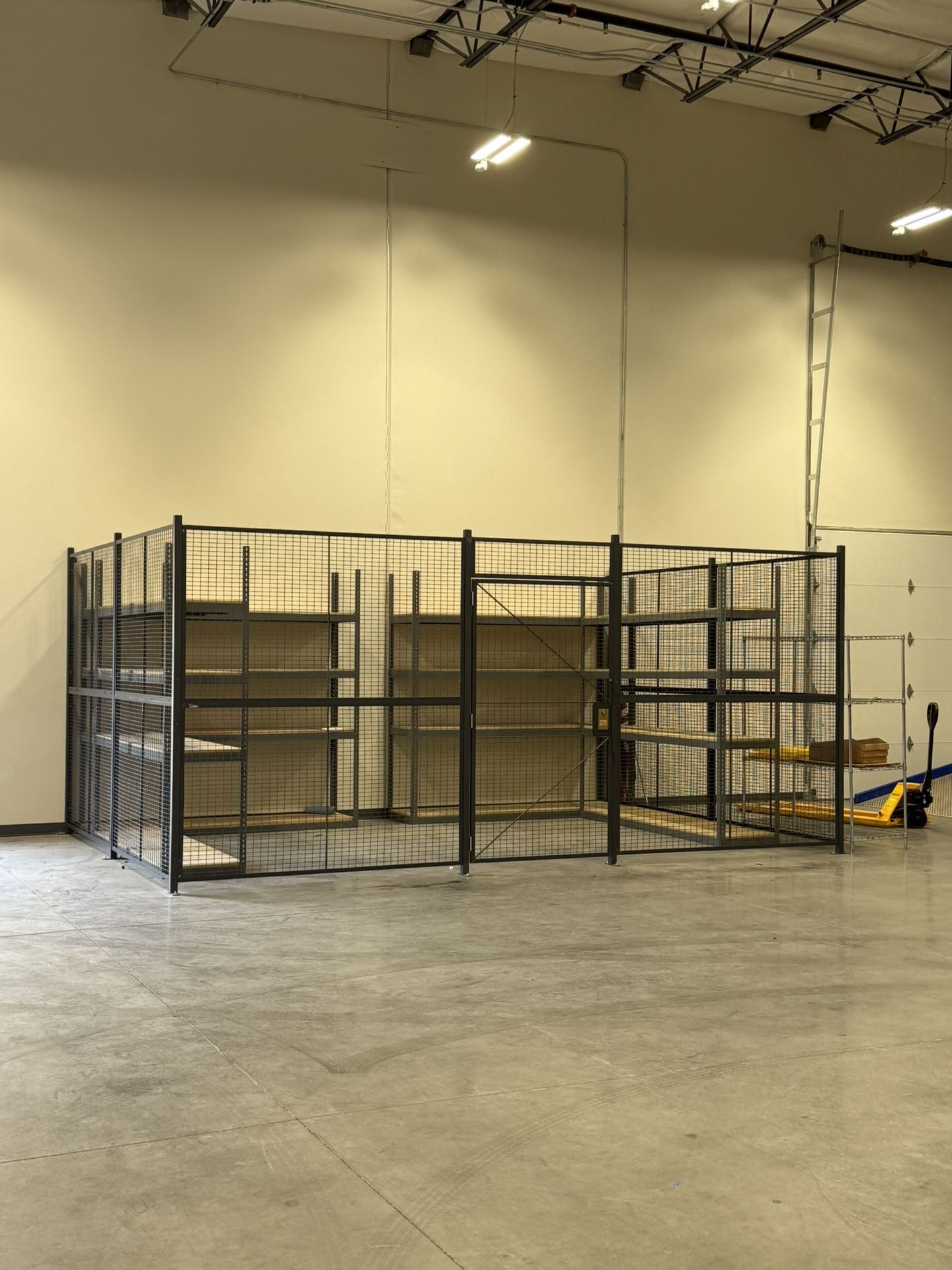 Large Warehouse cage. 18.9ft by 12.5ft for Sale in Scottsdale, AZ - OfferUp