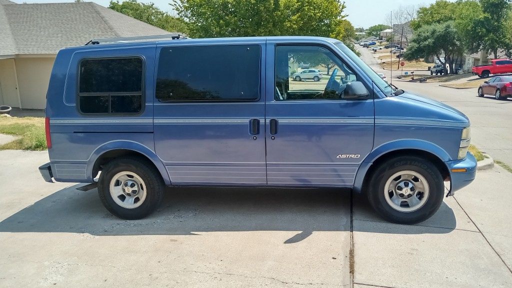 1996 Chevrolet Astro for Sale in Fort Worth, TX - OfferUp