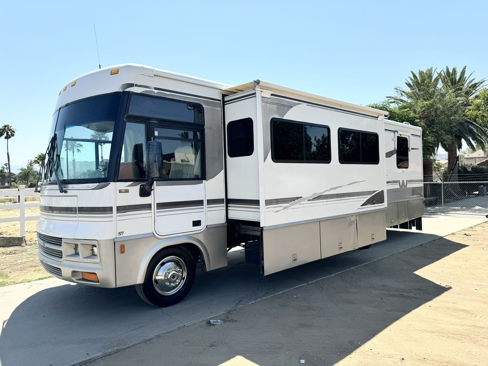 2001 winnebago adventurer ford chassis v10 runs great no mechanical ...