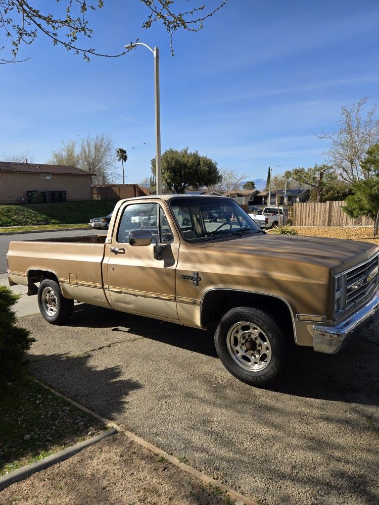 1985 Chevrolet C/K 2500 for Sale in Quartz Hill, CA - OfferUp