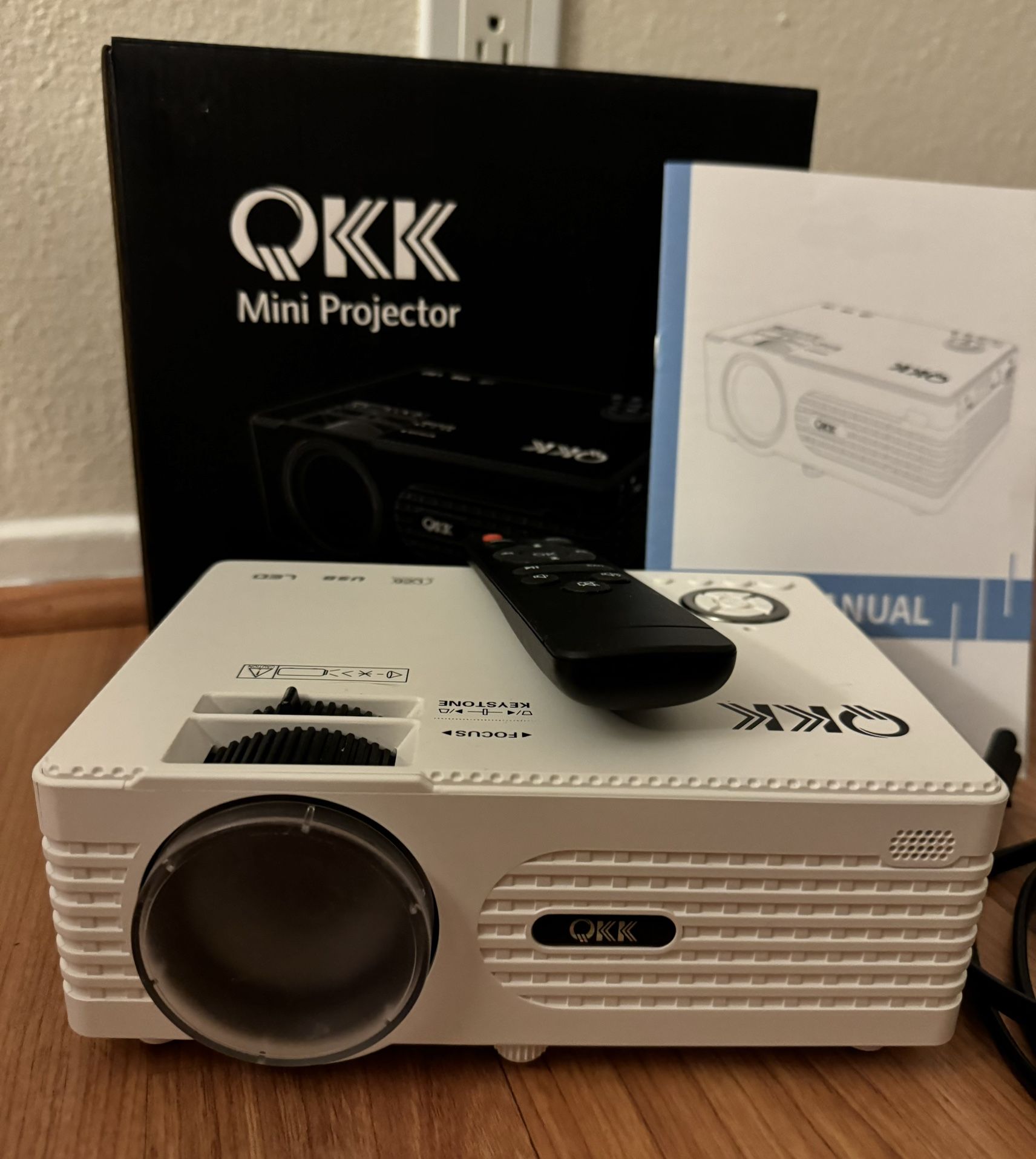 Mini Projector for Sale in Los Angeles, CA - OfferUp