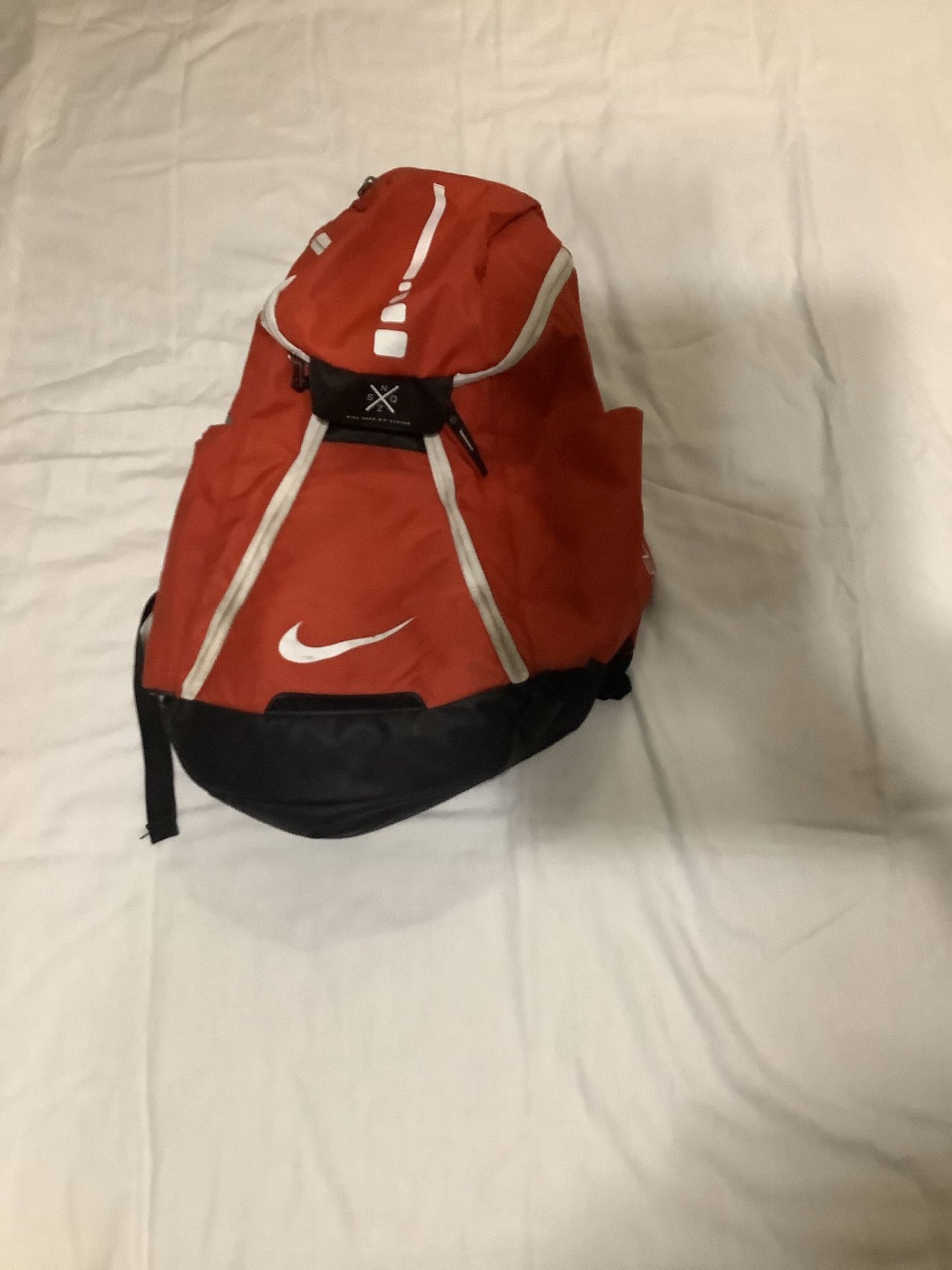 Nike Quad ZIP Backpack for Sale in Flower Mound, TX - OfferUp