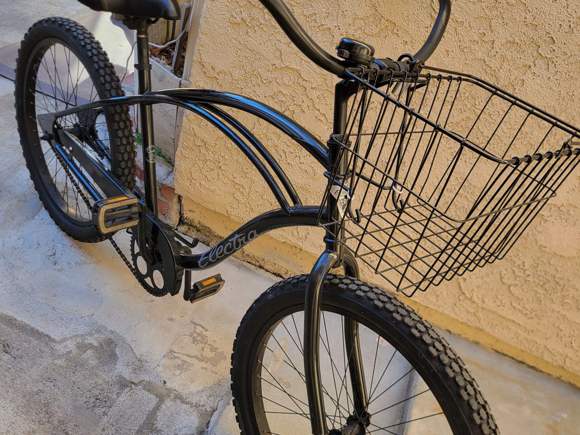 Electra 1 beach Cruiser 24"wheel for Sale in Hawthorne, CA - OfferUp