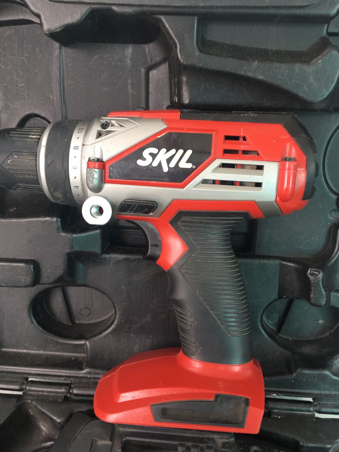 Skill drill with two battery and a charger Needs New Batteries for Sale ...