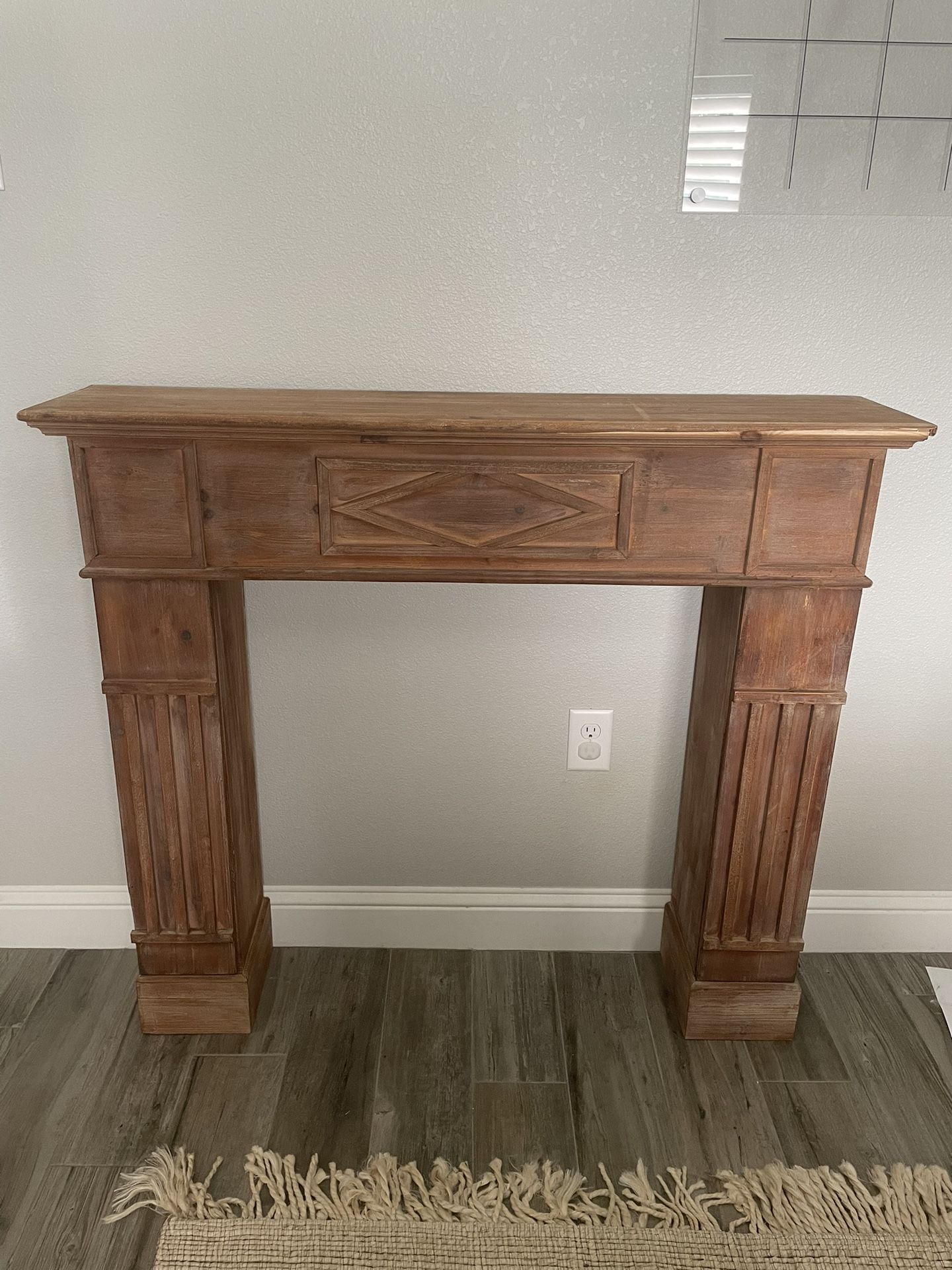 Fireplace Mantle for Sale in Midland, TX - OfferUp