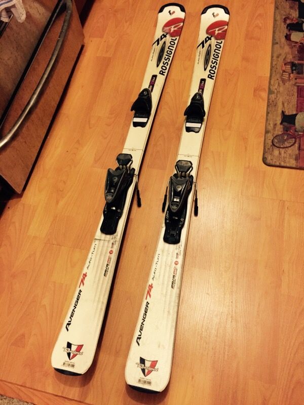 Rossignol/Avenger 74 Auto-Turn 146 cm for Sale in Seattle, WA - OfferUp